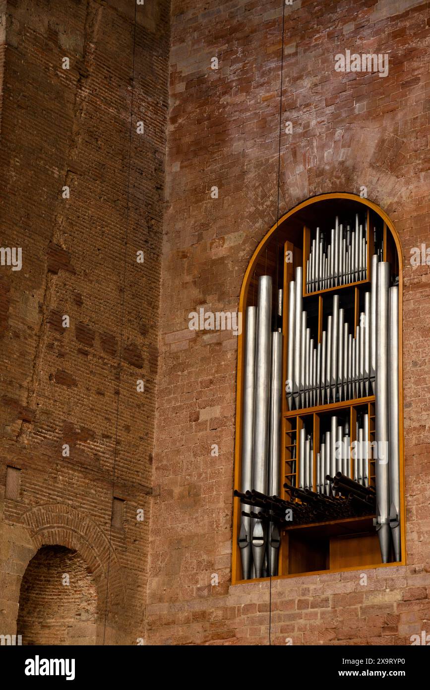 Basilica de constantine de treveris hi-res stock photography and images ...