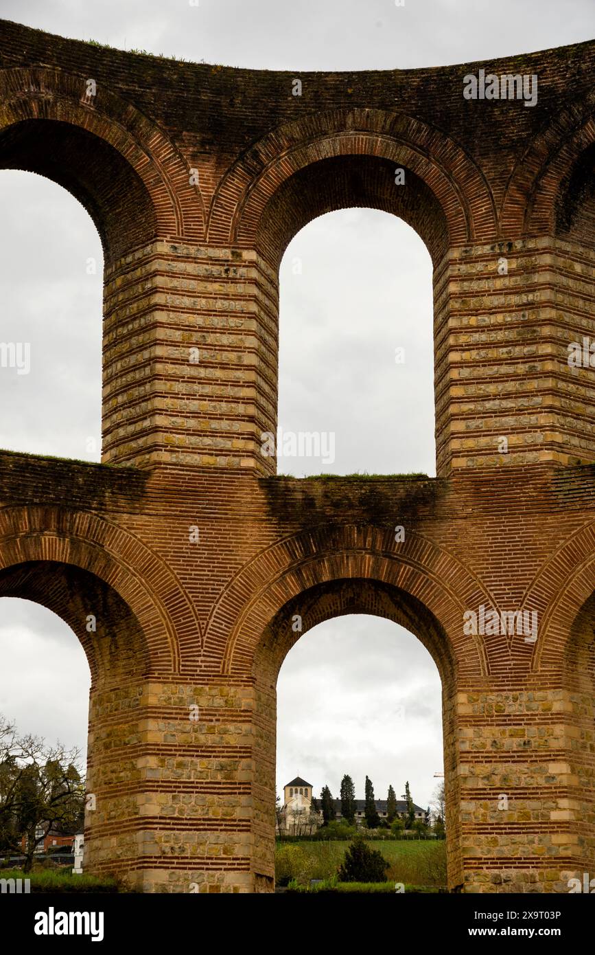 Roman imperial bath ruins hi-res stock photography and images - Alamy