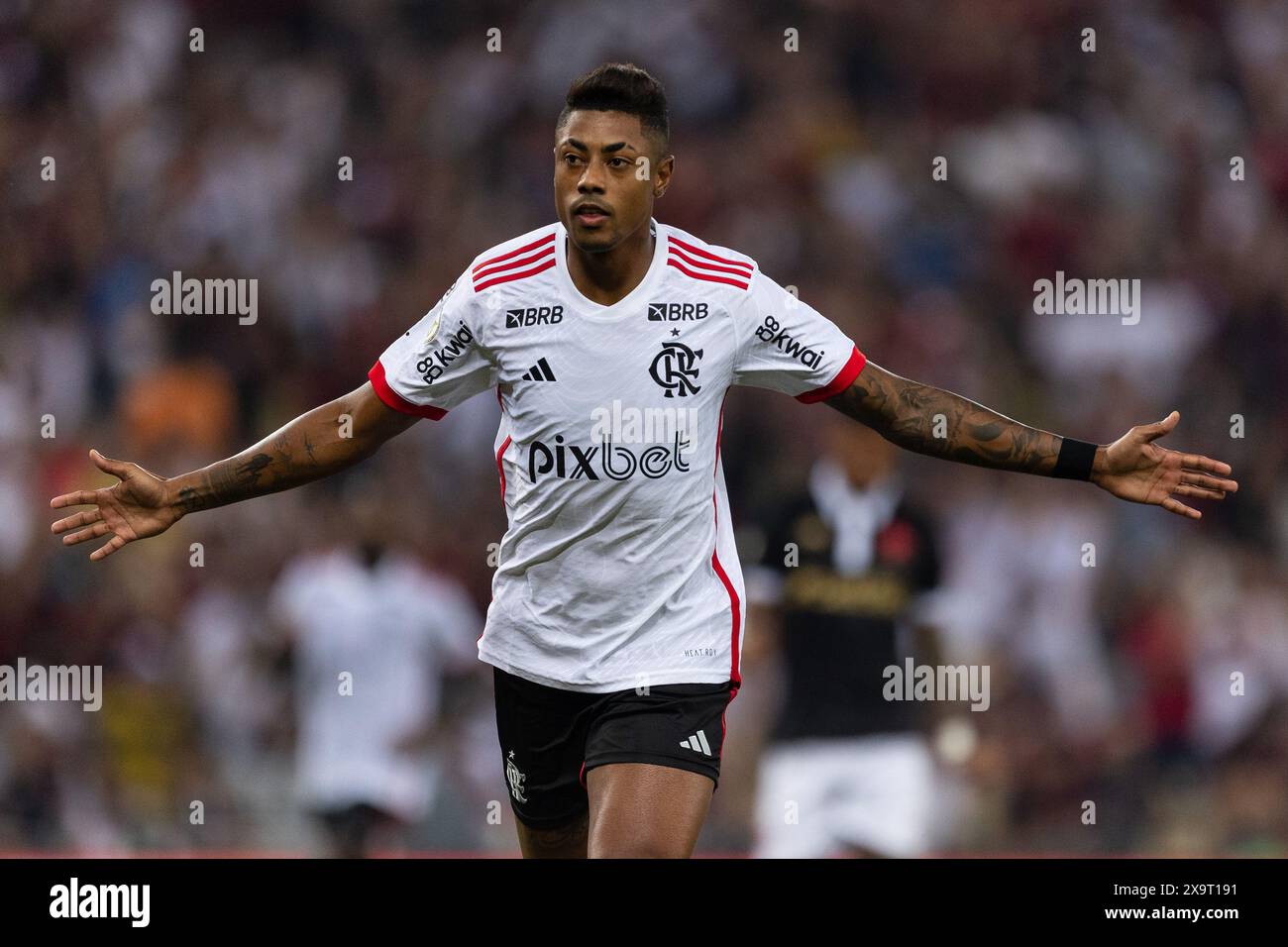 RIO DE JANEIRO, BRAZIL - JUNE 02: BRUNO HENRIQUE of Flamengo celebrates ...