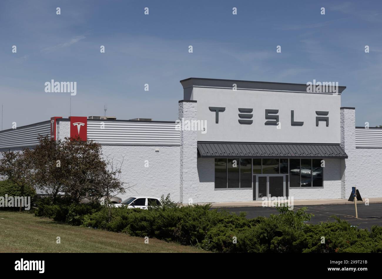 Moraine - May 31, 2024: Tesla EV electric vehicle Service Center. Tesla ...