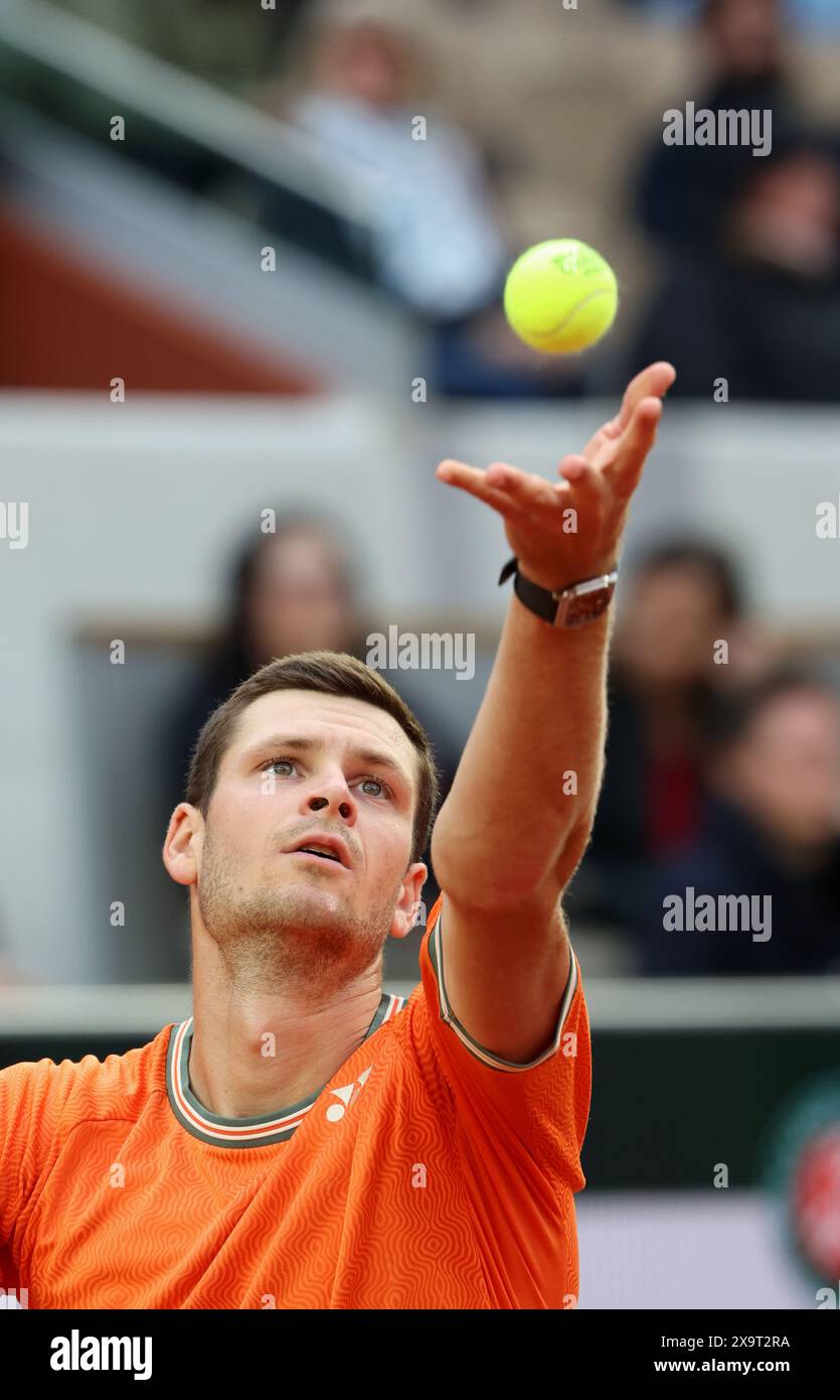 Paris, France. 02nd June, 2024. Hubert Hurkacz of Poland plays against Grigor Dimitrov of ...