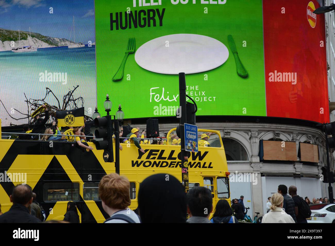 BVB - Dortmund fans travel through central London on a Yellow Wonder ...