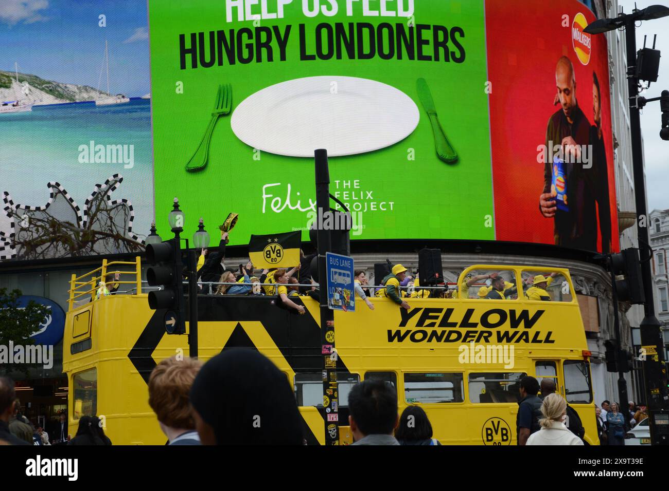 BVB - Dortmund fans travel through central London on a Yellow Wonder ...