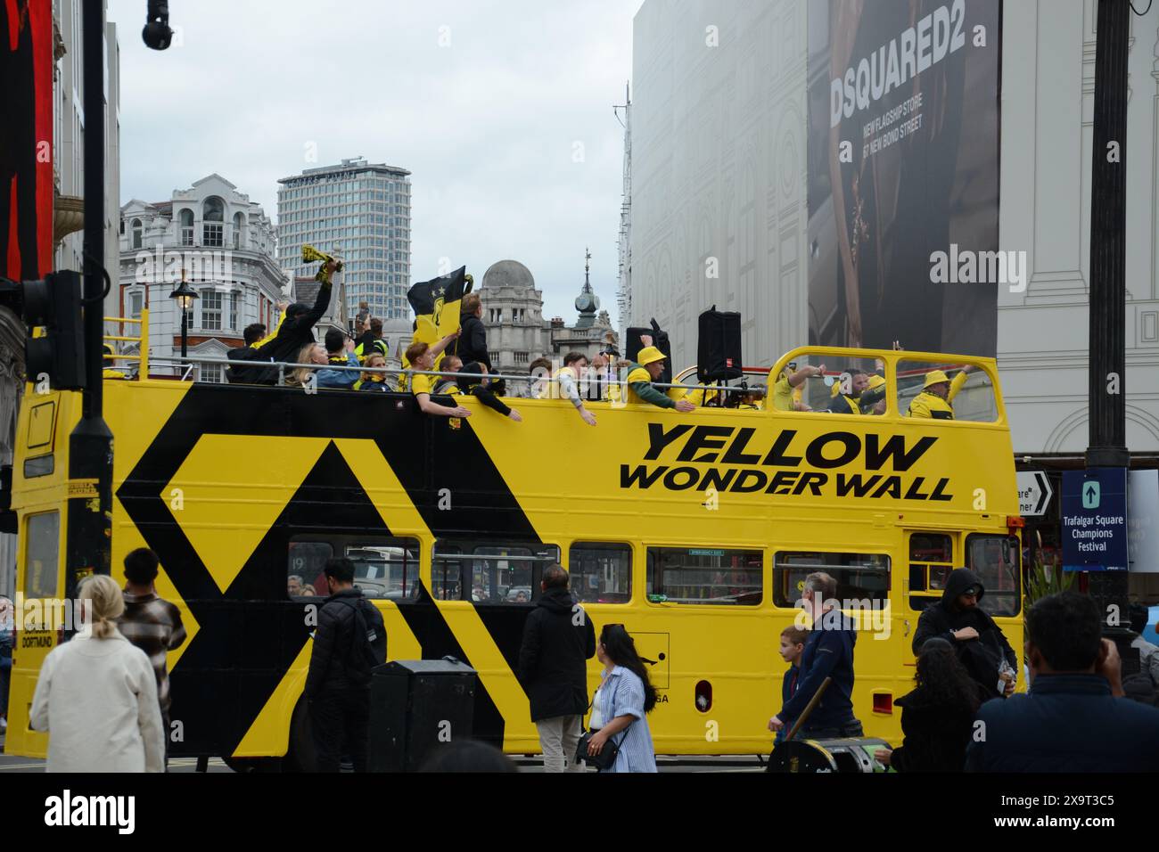 BVB - Dortmund fans travel through central London on a Yellow Wonder ...