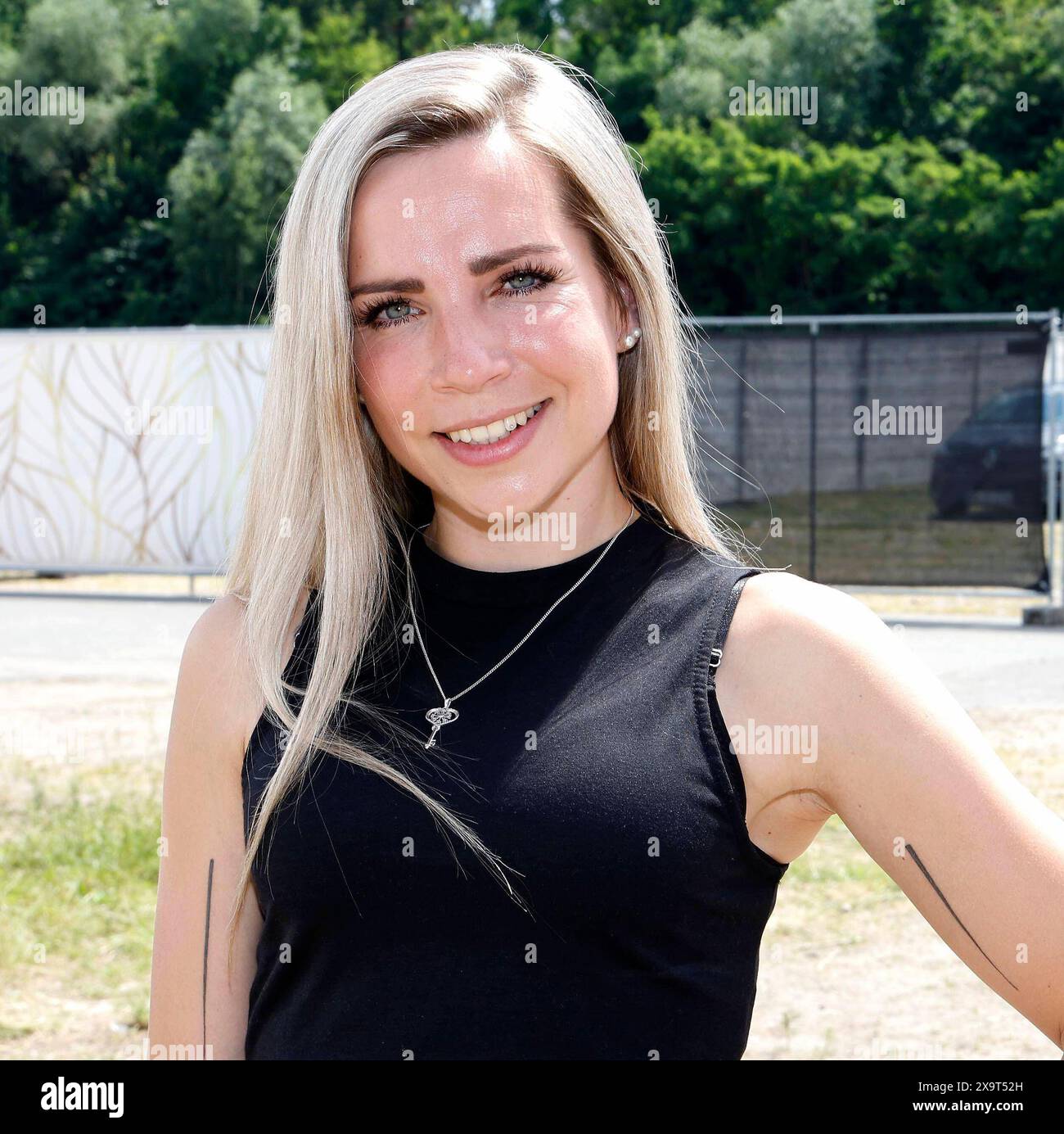 Sophia Venus beim Open Air Schlager Olymp 2024 auf dem Berliner Festplatz. *** Sophia Venus at ...