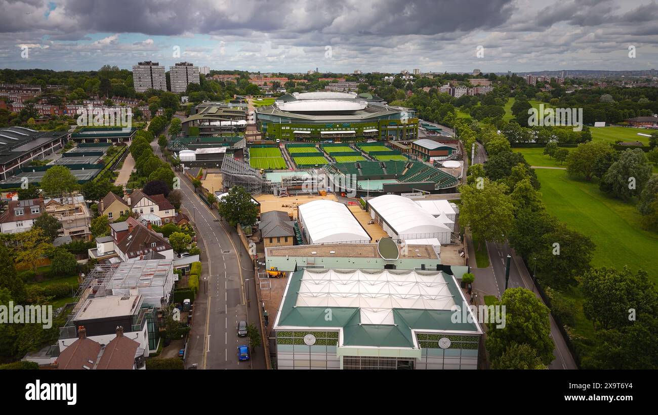Wimbledon tennis courts hi-res stock photography and images - Alamy