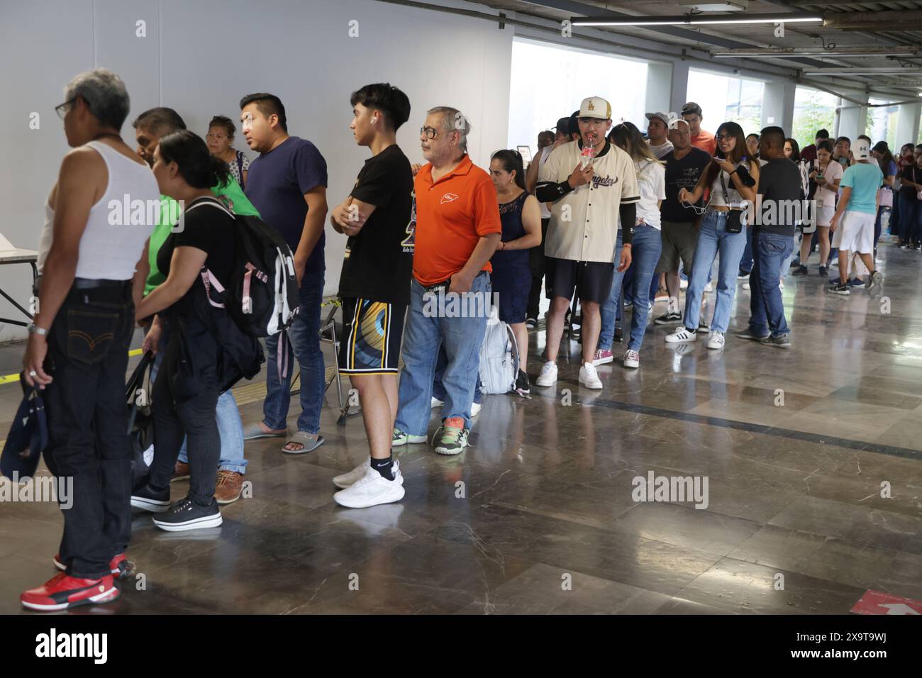 Mexico City, Mexico. 02nd June, 2024. Mexican citizens line up to cast ...