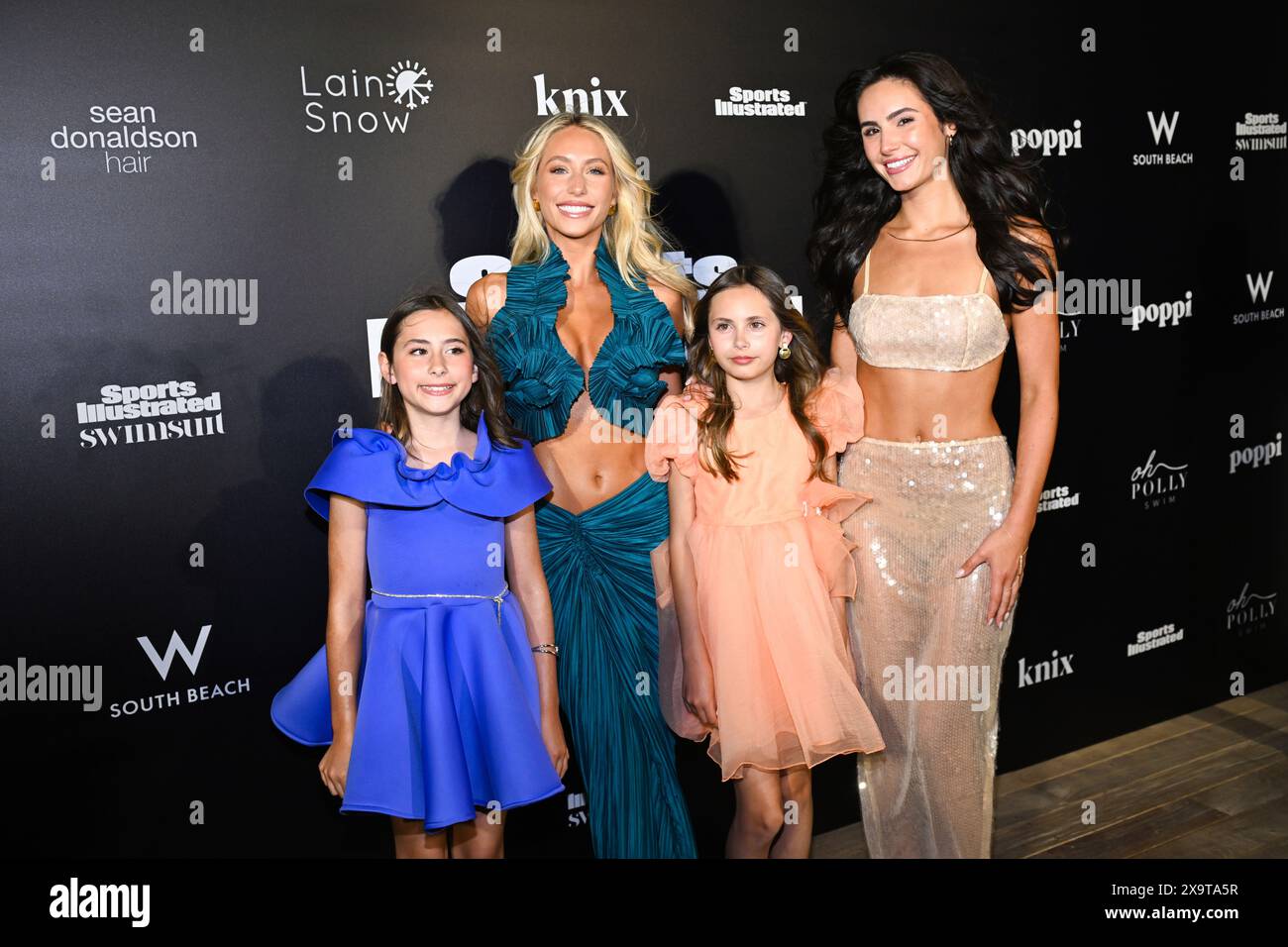 Penelope Earle, from left, Alix Earle, Izabel Earle and Ashtin Earle ...