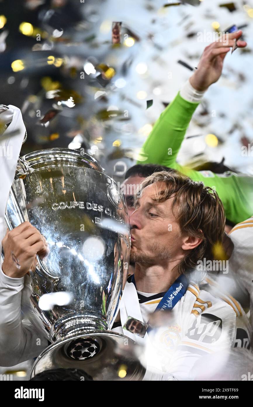 LONDON, ENGLAND - JUNE 1: Luka Modric of Real Madrid celebrates with ...