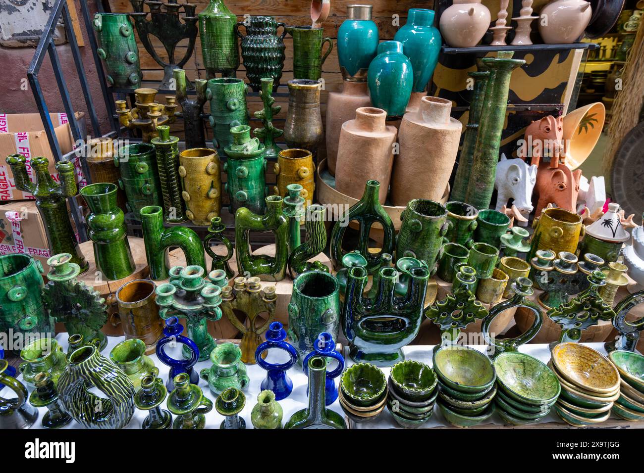Moroccan crafts hi-res stock photography and images - Alamy
