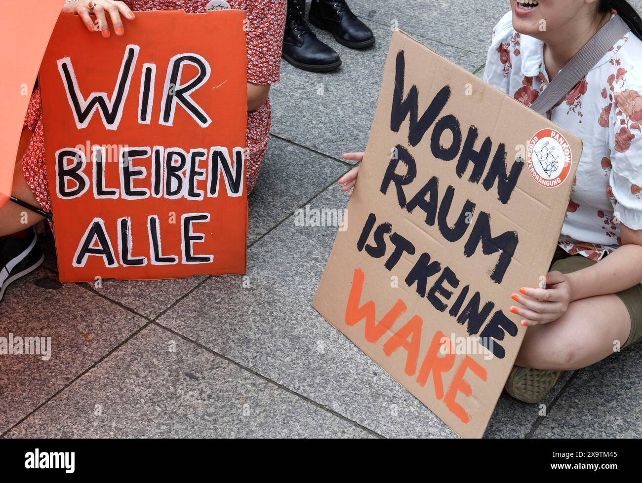 Demo under the motto The rent is too high. Around 150 tenants ...