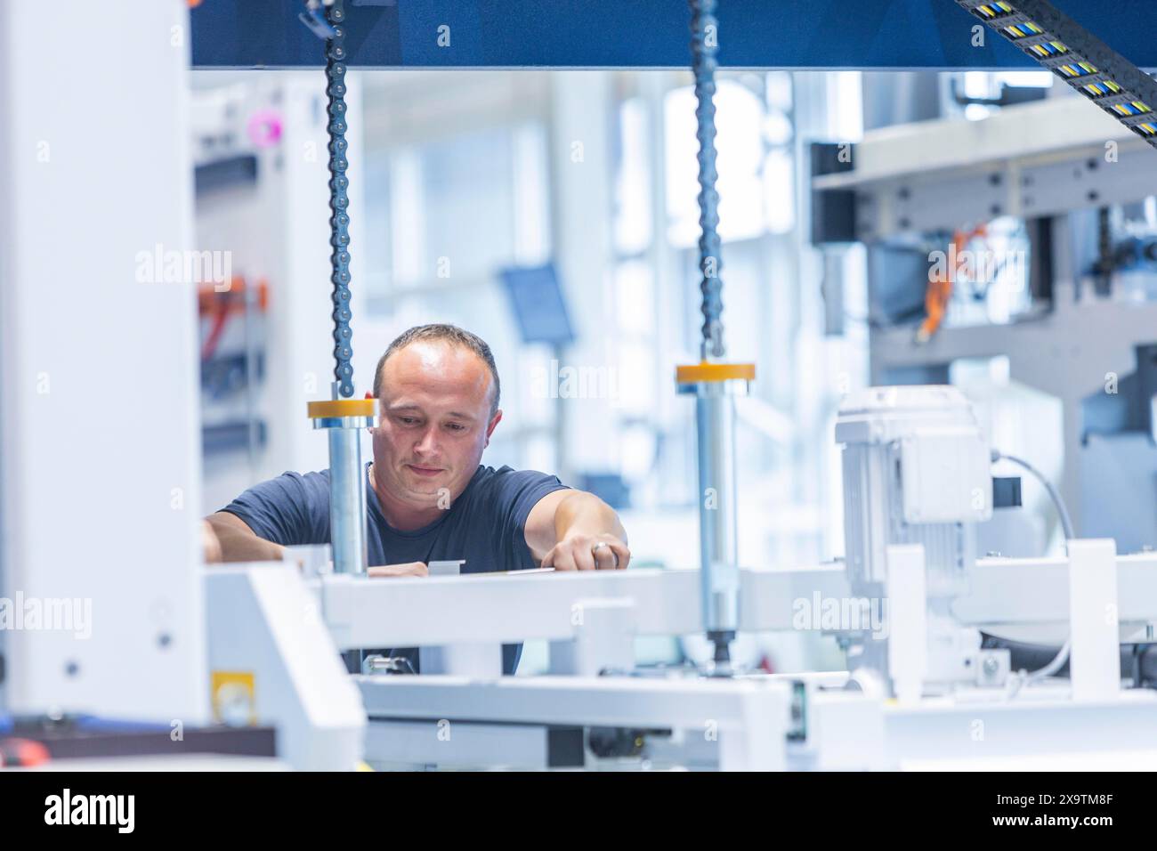 Minister President Michael Kretschmer visited TRUMPF Sachsen SE in ...