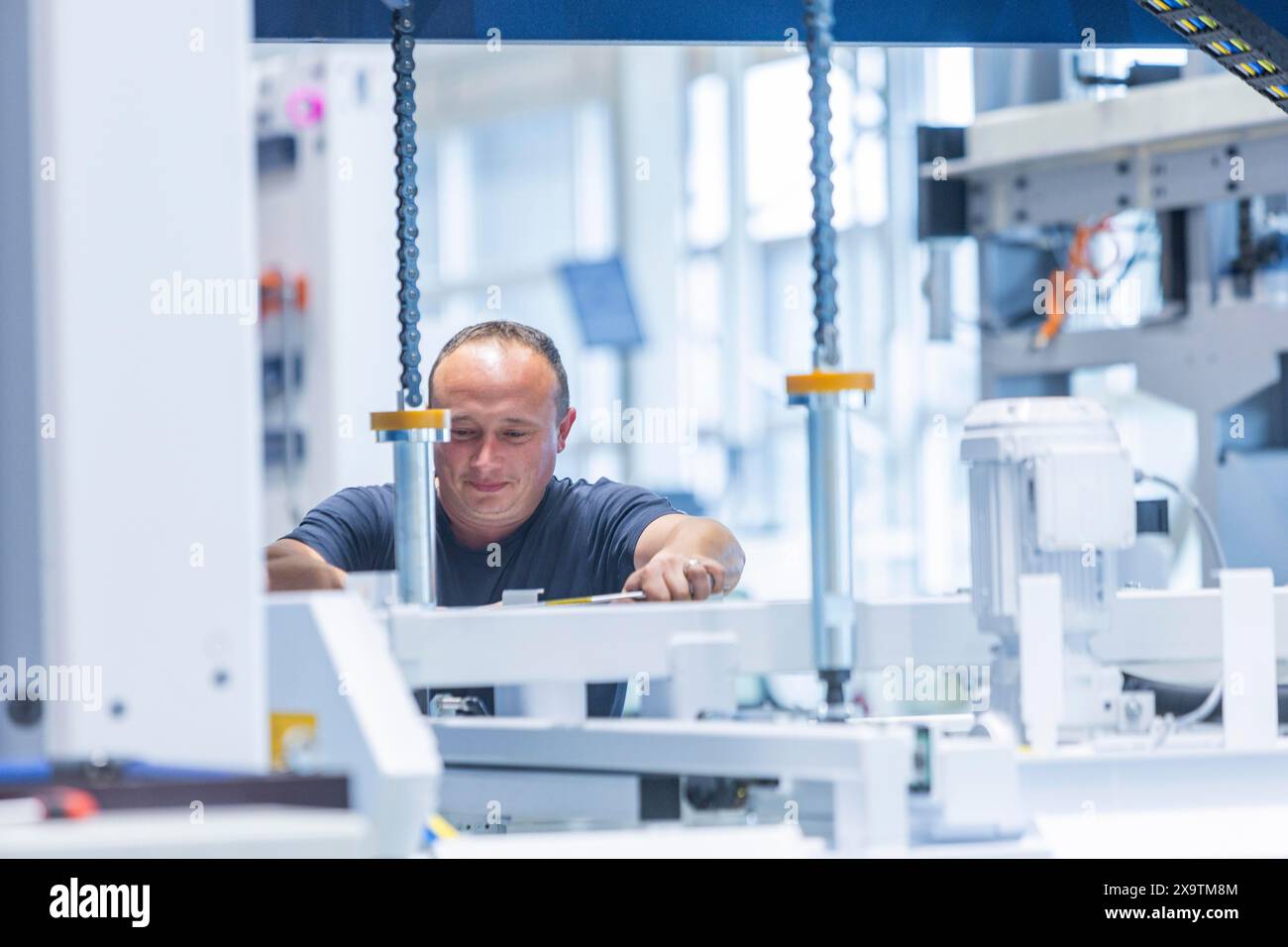 Minister President Michael Kretschmer visited TRUMPF Sachsen SE in ...