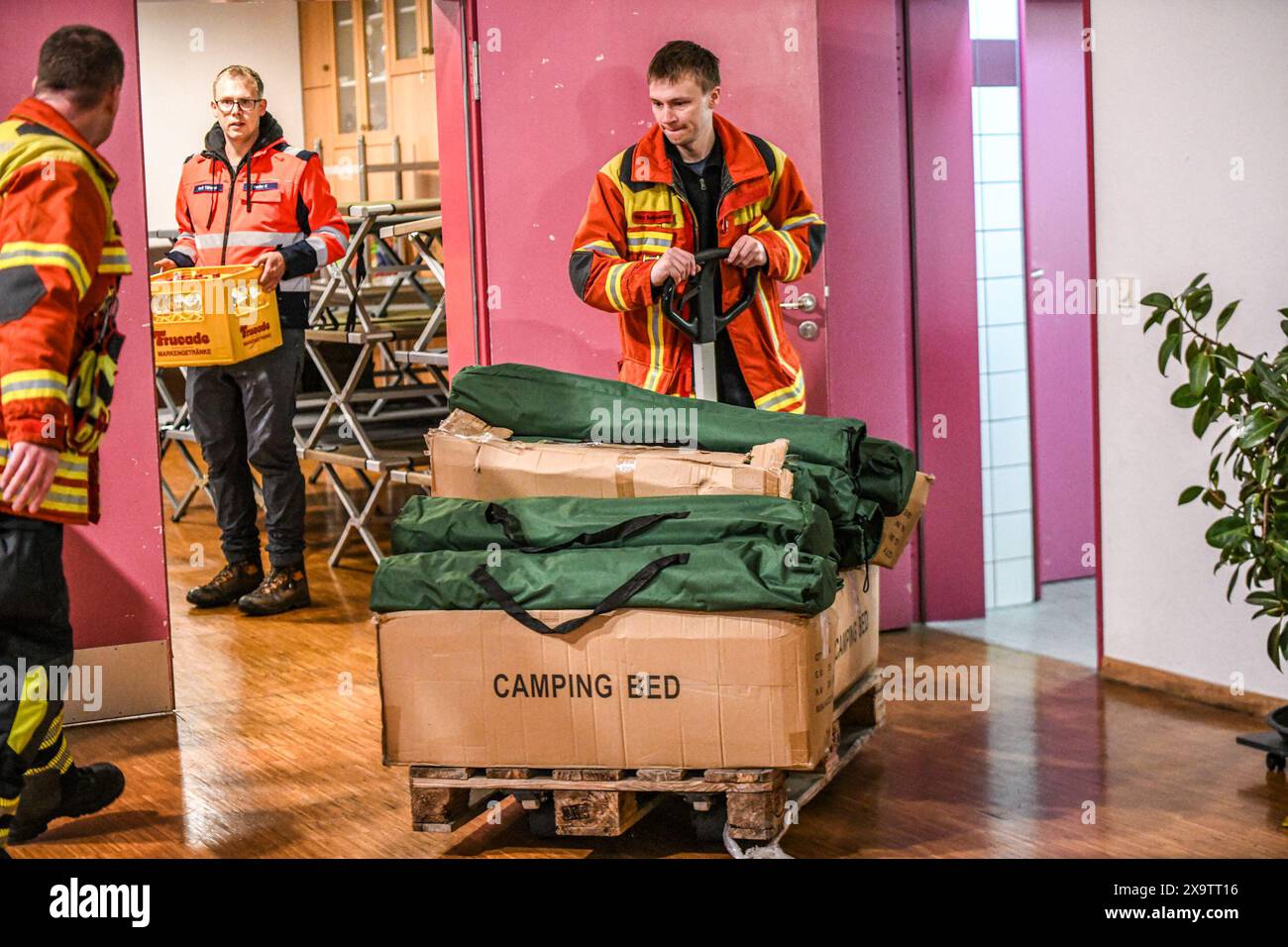 03 June 2024, Baden-Württemberg, Täferrot: Emergency services are ...