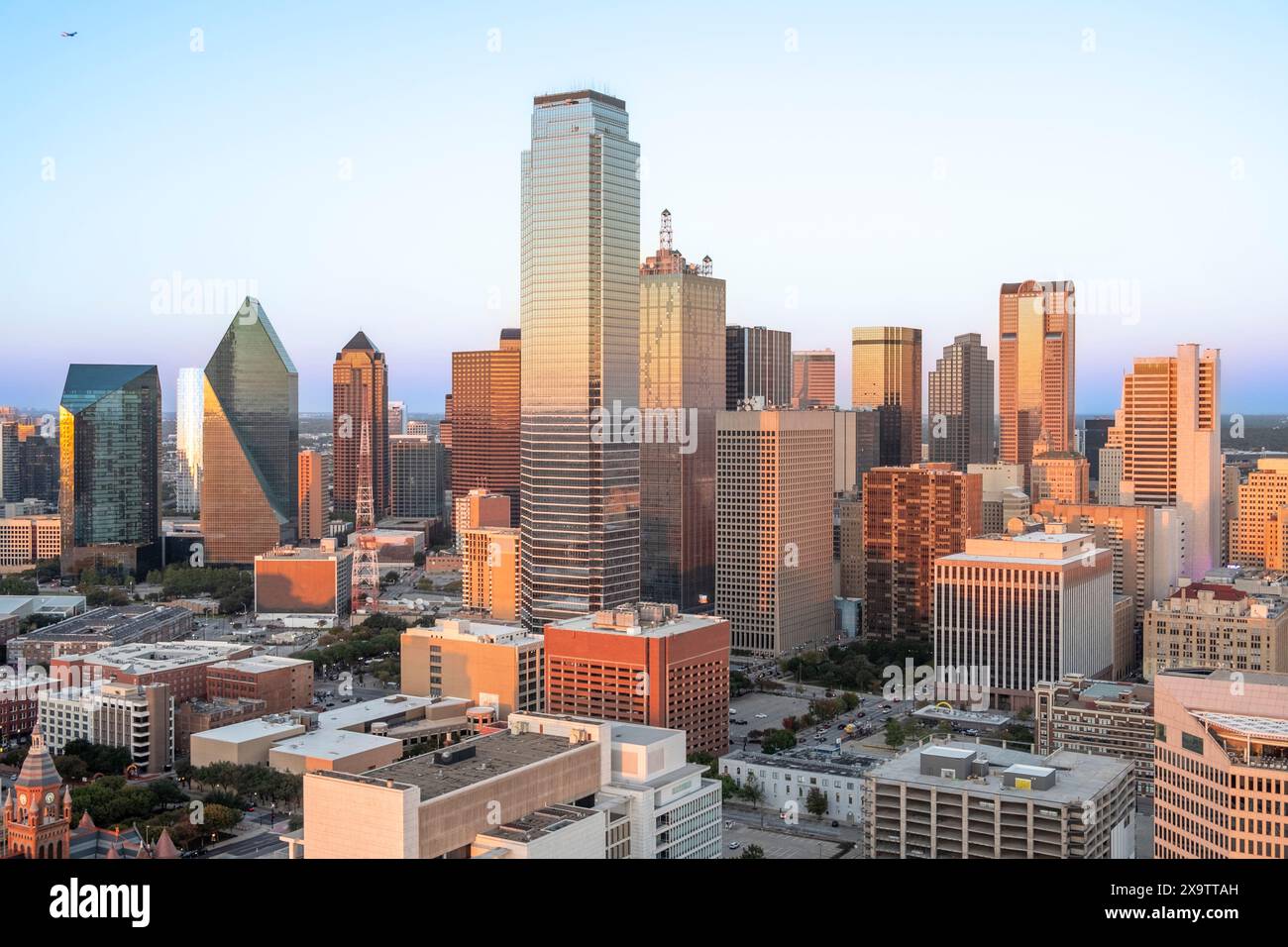 scenic skyline of Dallas in sunset Stock Photo - Alamy