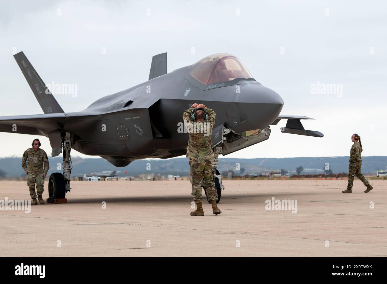 Airmen from the 419th Fighter Wing guide in F-35A Lightning II fighter ...