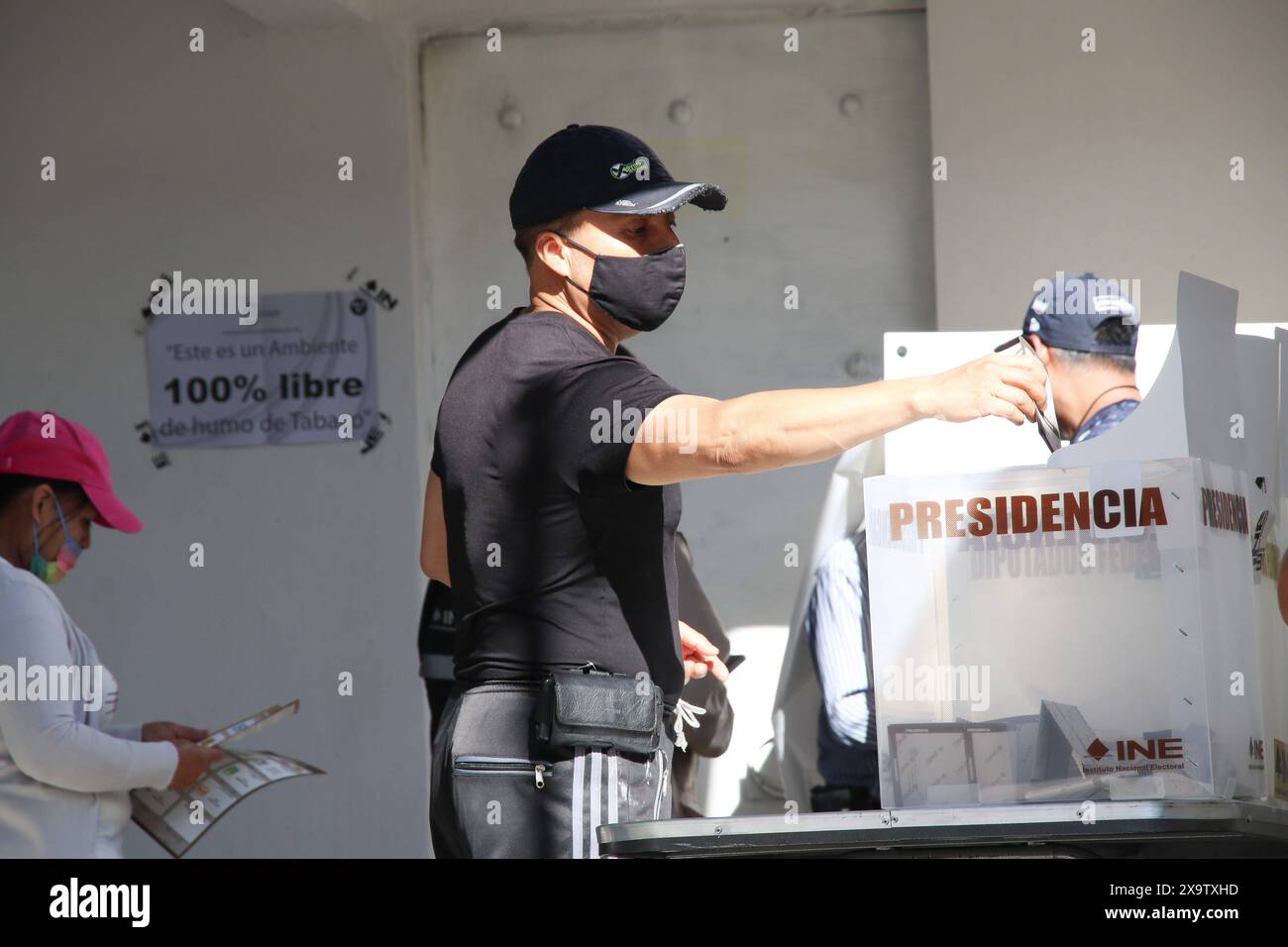 2024 Mexico General Elections A Mexican citizen casting their vote at ...