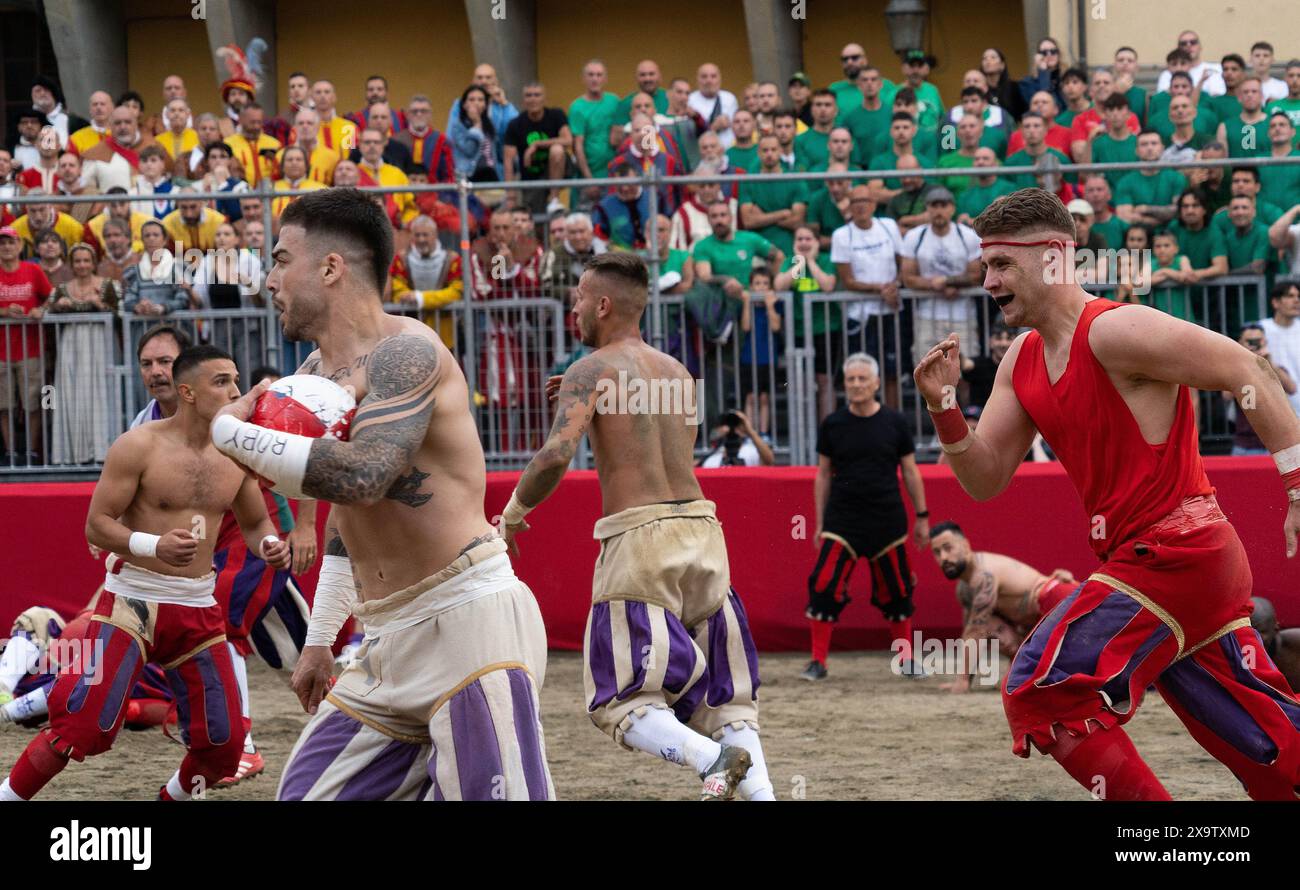 Calcio Storico Fiorentino Bianchi -Rossi Stock Photo - Alamy