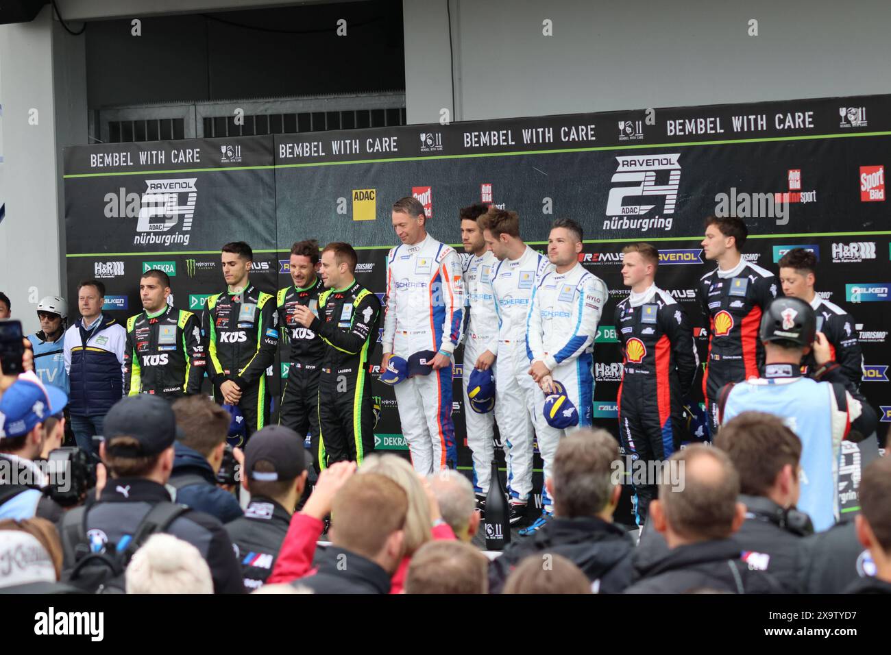 Siegerpodium von links: Laurens Vanthoor (Heusden-Zolder/BEL) / Thomas ...