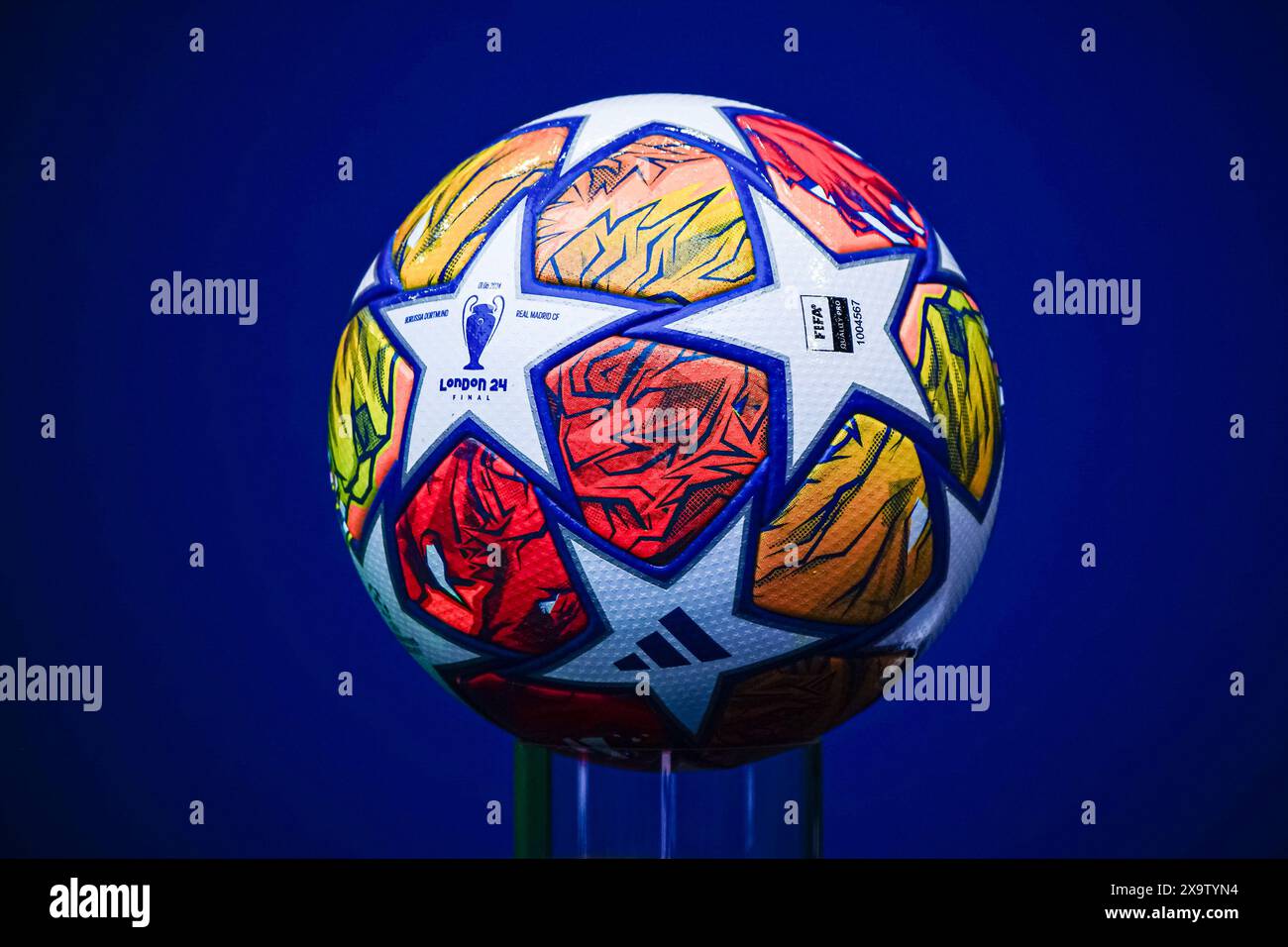 Adidas Final Spielball ENG, Borussia Dortmund vs. Real Madrid, Fussball ...