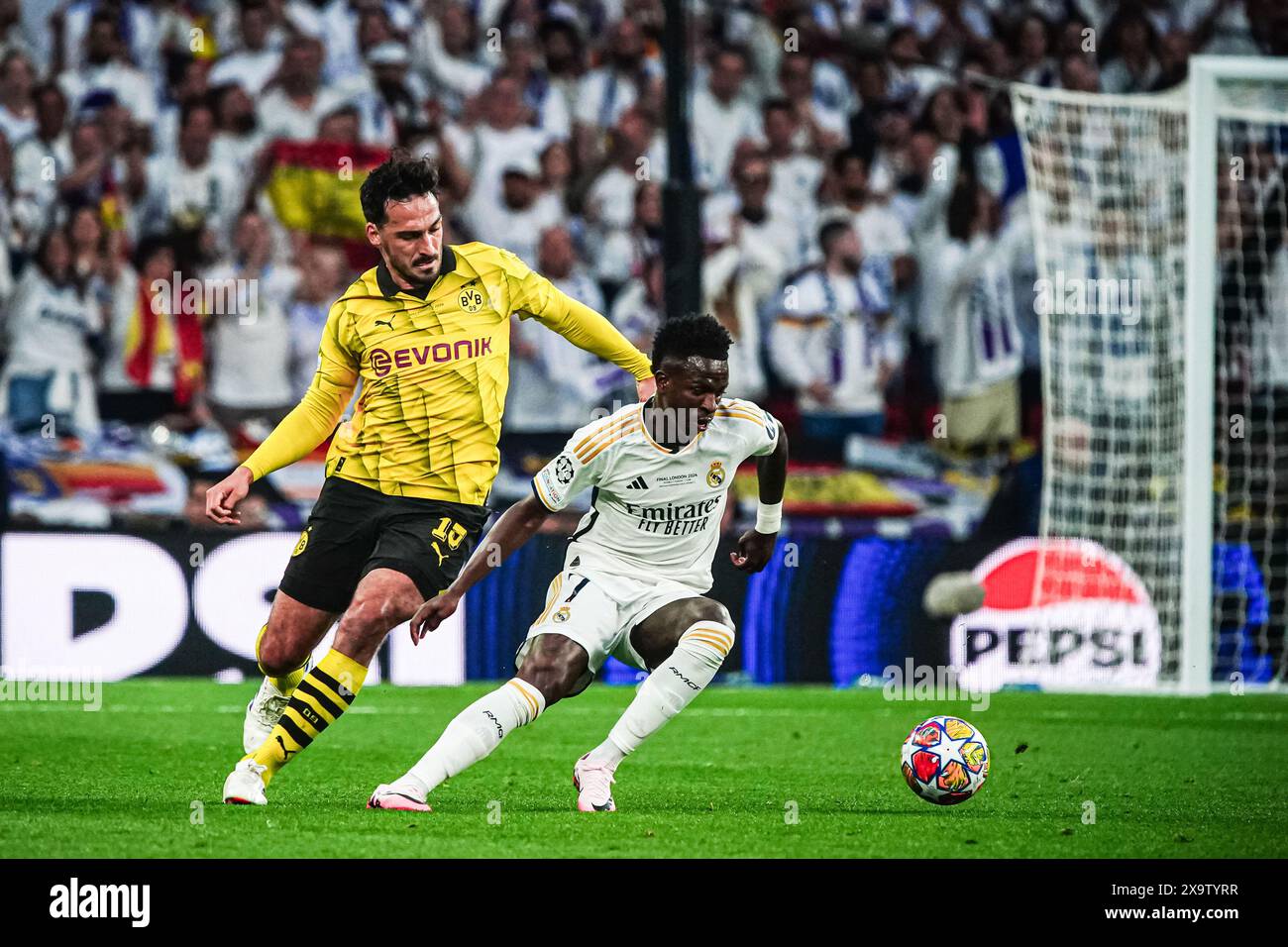 Mats Hummels (Borussia Dortmund, #15), Vinicius Junior (Real Madrid ...