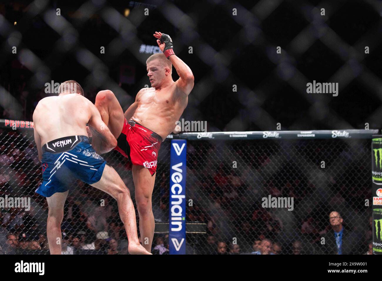 Newark, Nj, USA. 1st June, 2024. UFC 302: MAKHACHEV VS POIRIER .NEWARK ...