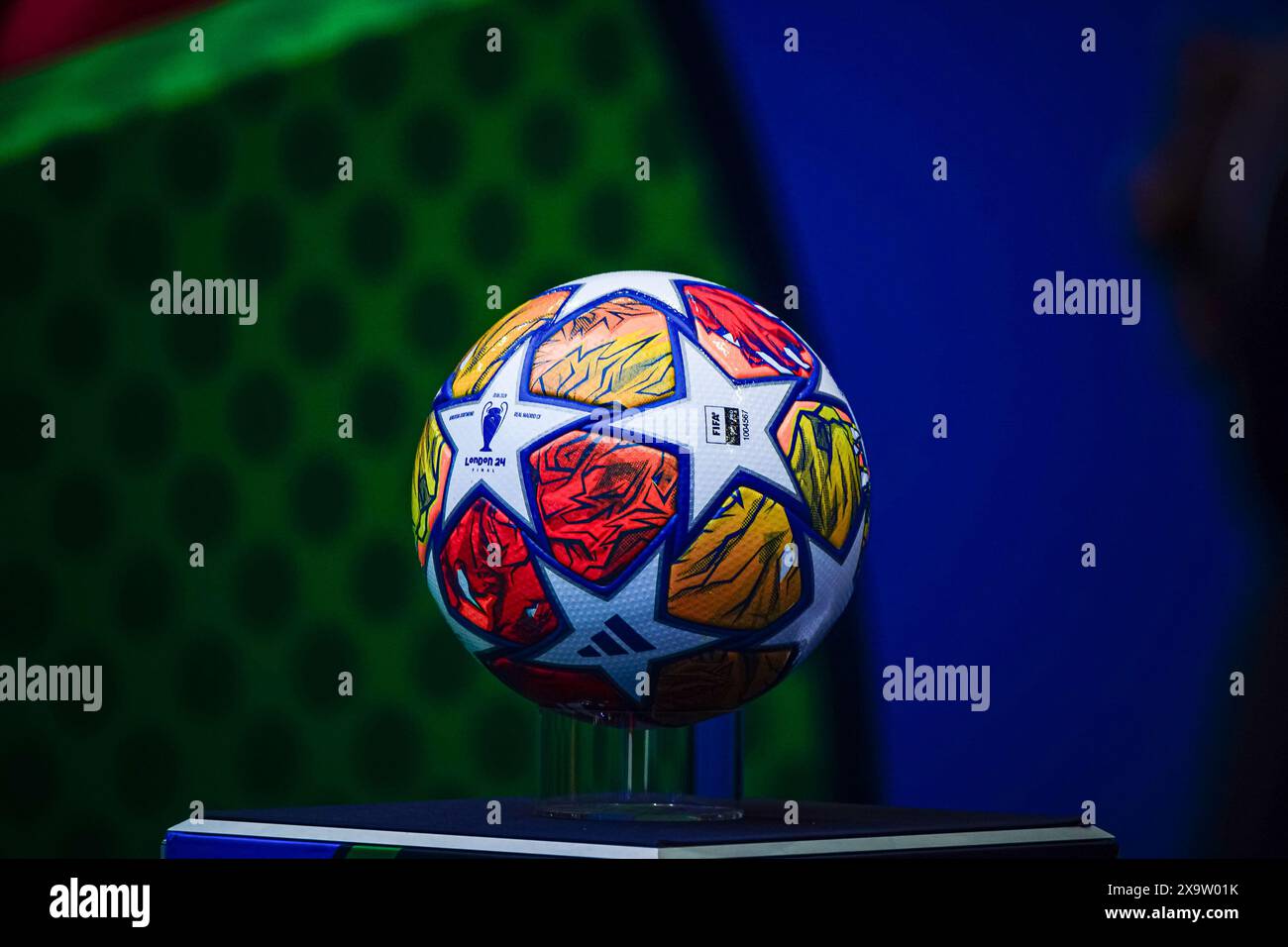 Adidas Final Spielball ENG, Borussia Dortmund vs. Real Madrid, Fussball ...