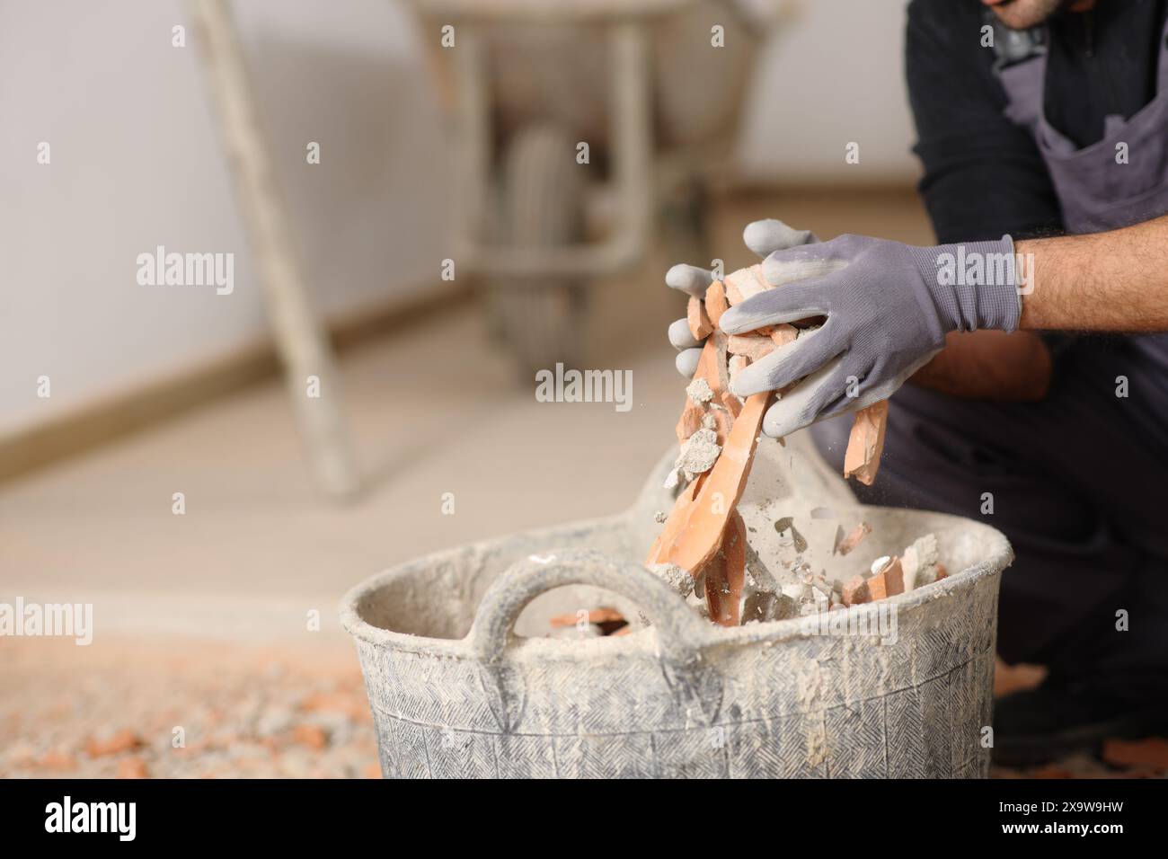 Removing debris container hi-res stock photography and images - Alamy