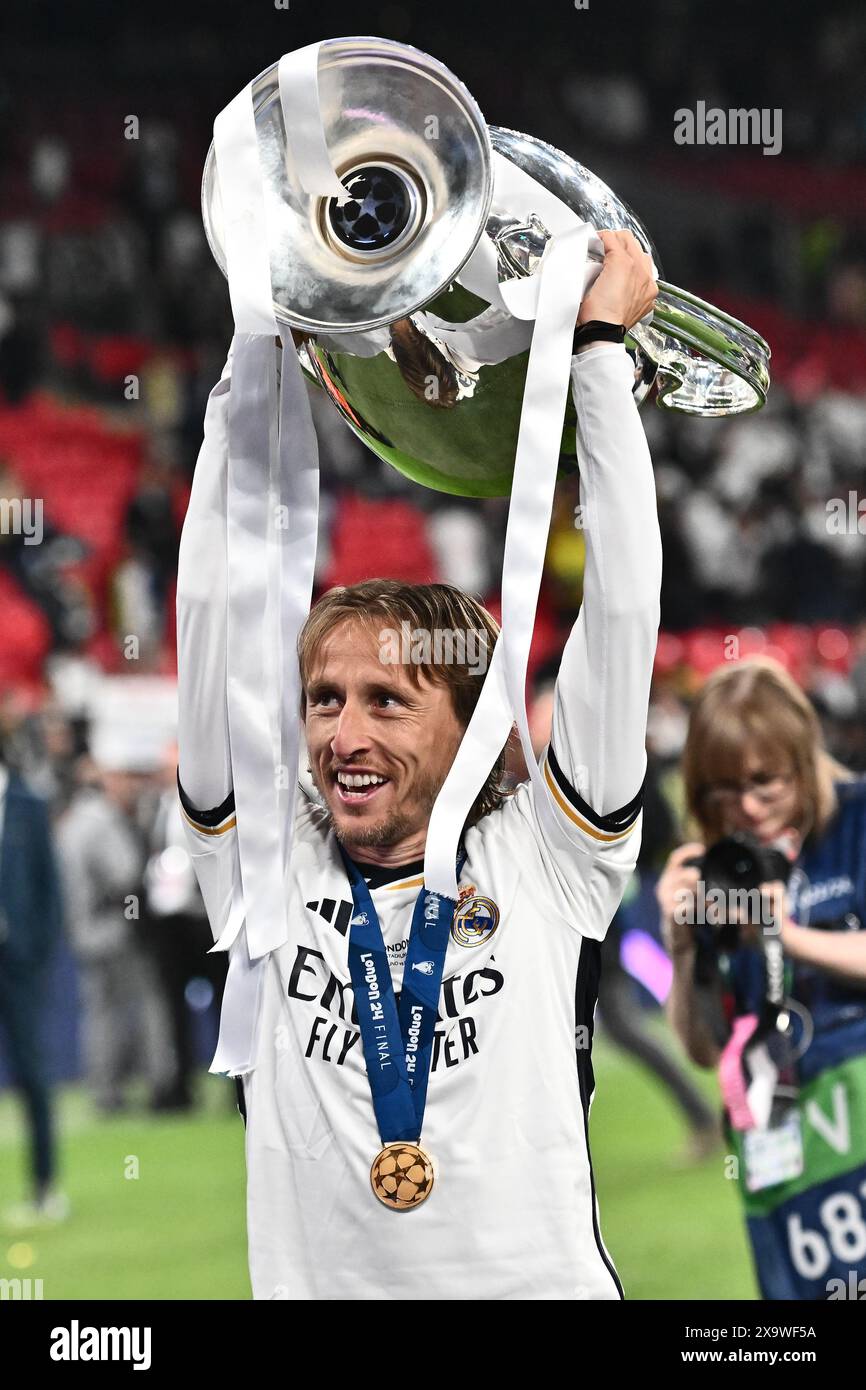 LONDON, ENGLAND - JUNE 1: Luka Modric of Real Madrid celebrates with ...