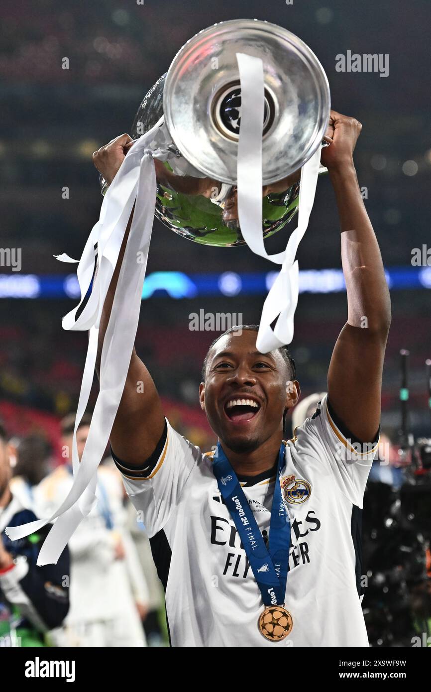 LONDON, ENGLAND - JUNE 1: David Alaba of Real Madrid celebrates with ...
