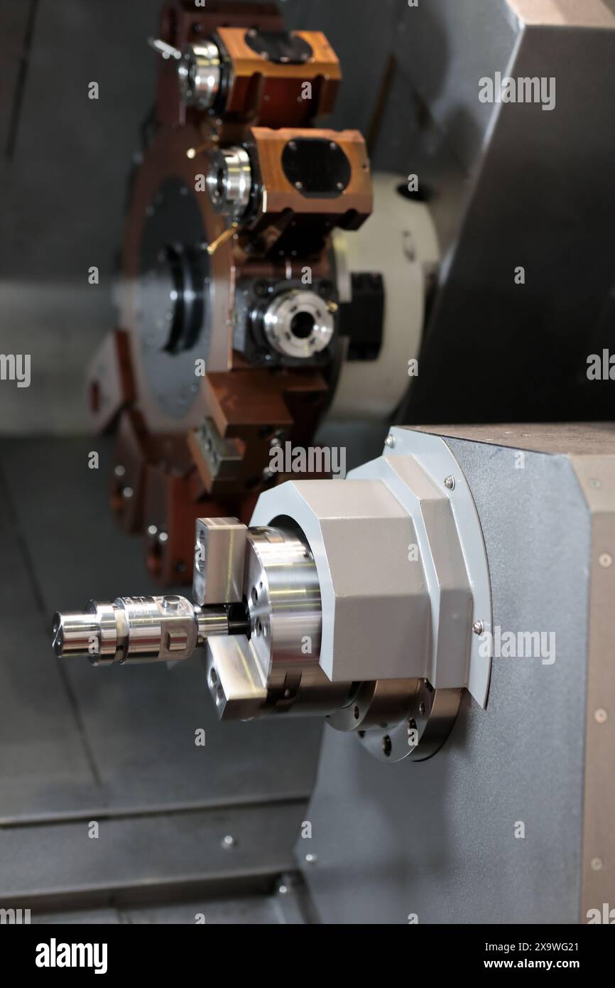 Turret milling machine hi-res stock photography and images - Alamy