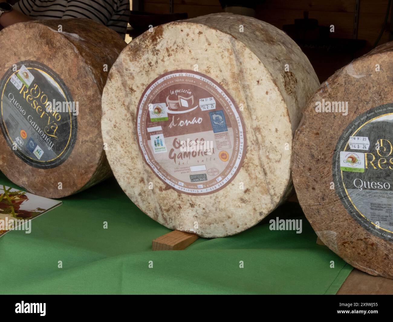 Queso gamoneu del valle hi-res stock photography and images - Alamy