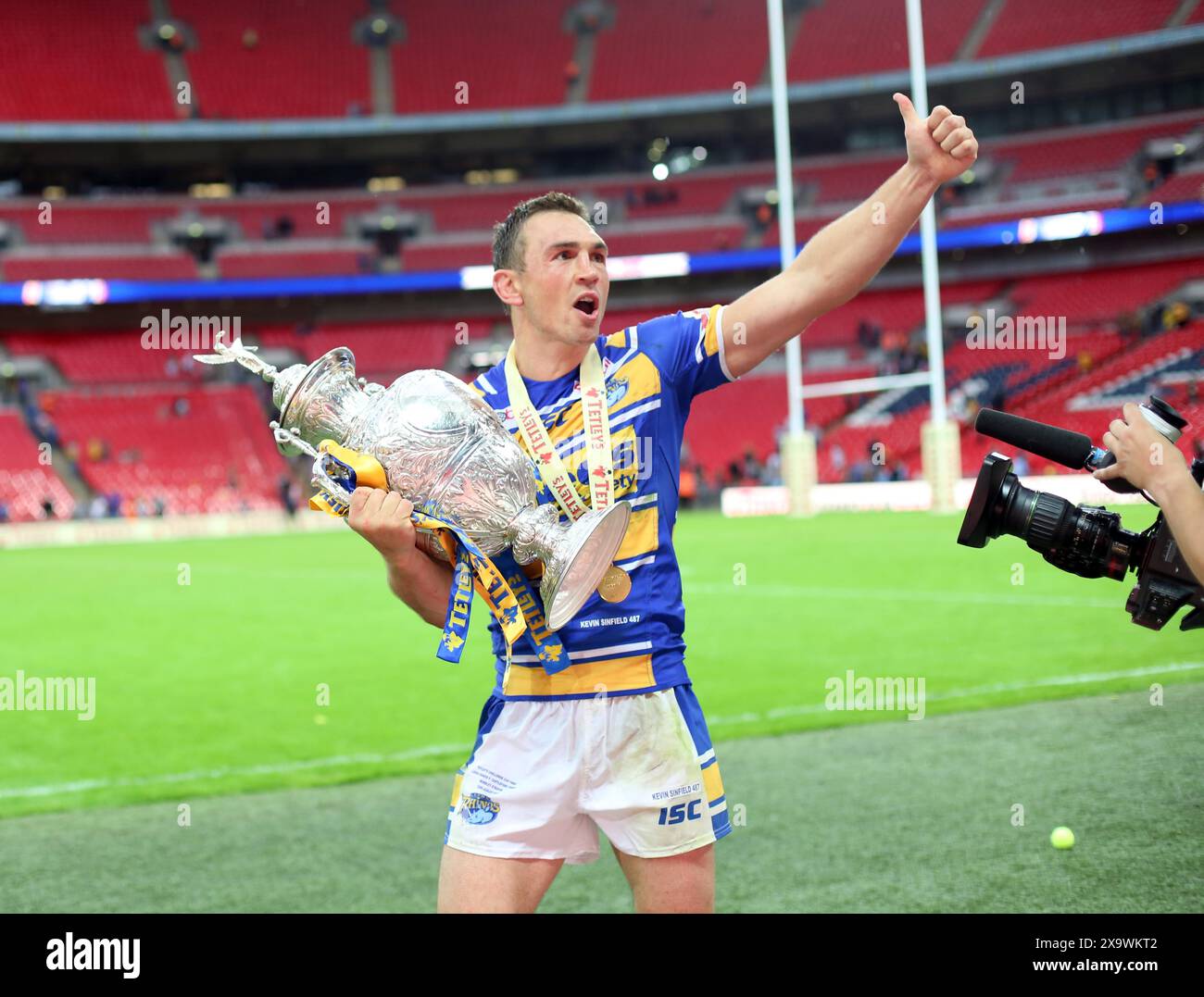 Rugby League Challenge Cup Final Leeds v Castleford Captain kevin ...