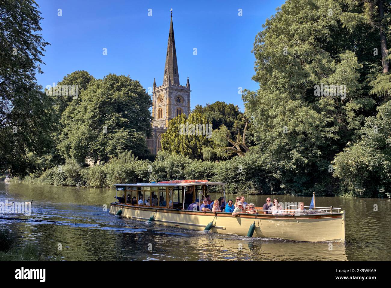 Stratford upon Avon. Pleasure boat with tourists on the river Avon ...