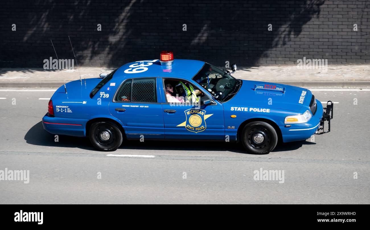 State police car hi-res stock photography and images - Alamy