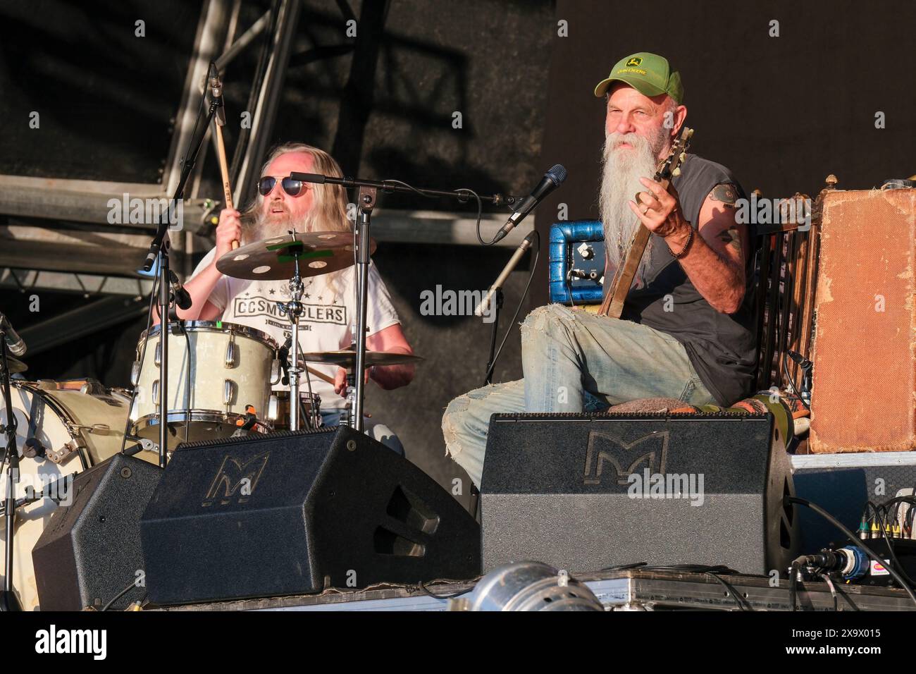 Dan Magnusson and Seasick Steve performing at Wychwood Festival ...