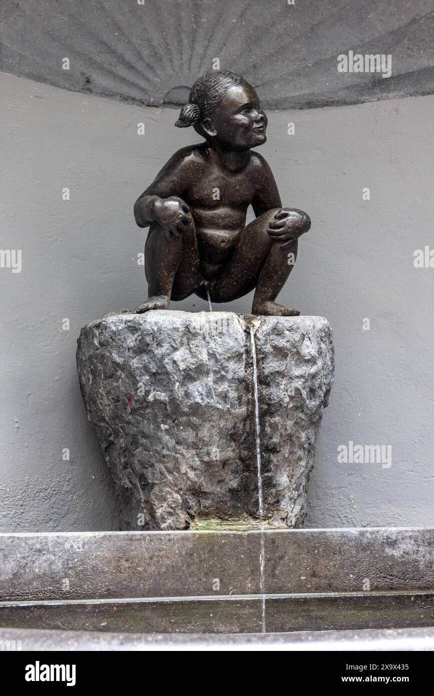The Jeanneke Pis statue of a girl urinating in Brussels, the Belgian ...