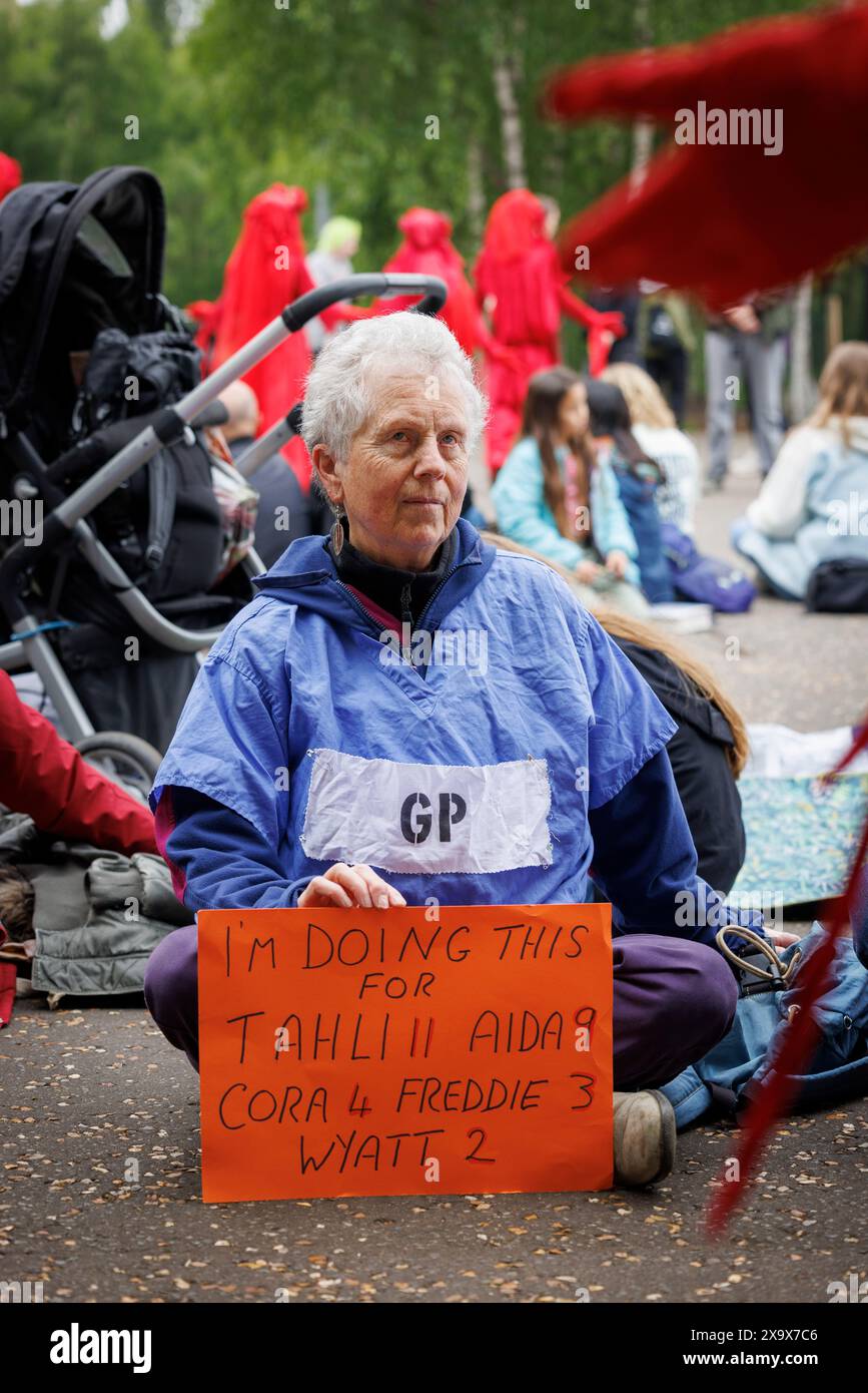 13th May 2023, Tate Modern, London, UK. XR Families and Health, Mothers ...