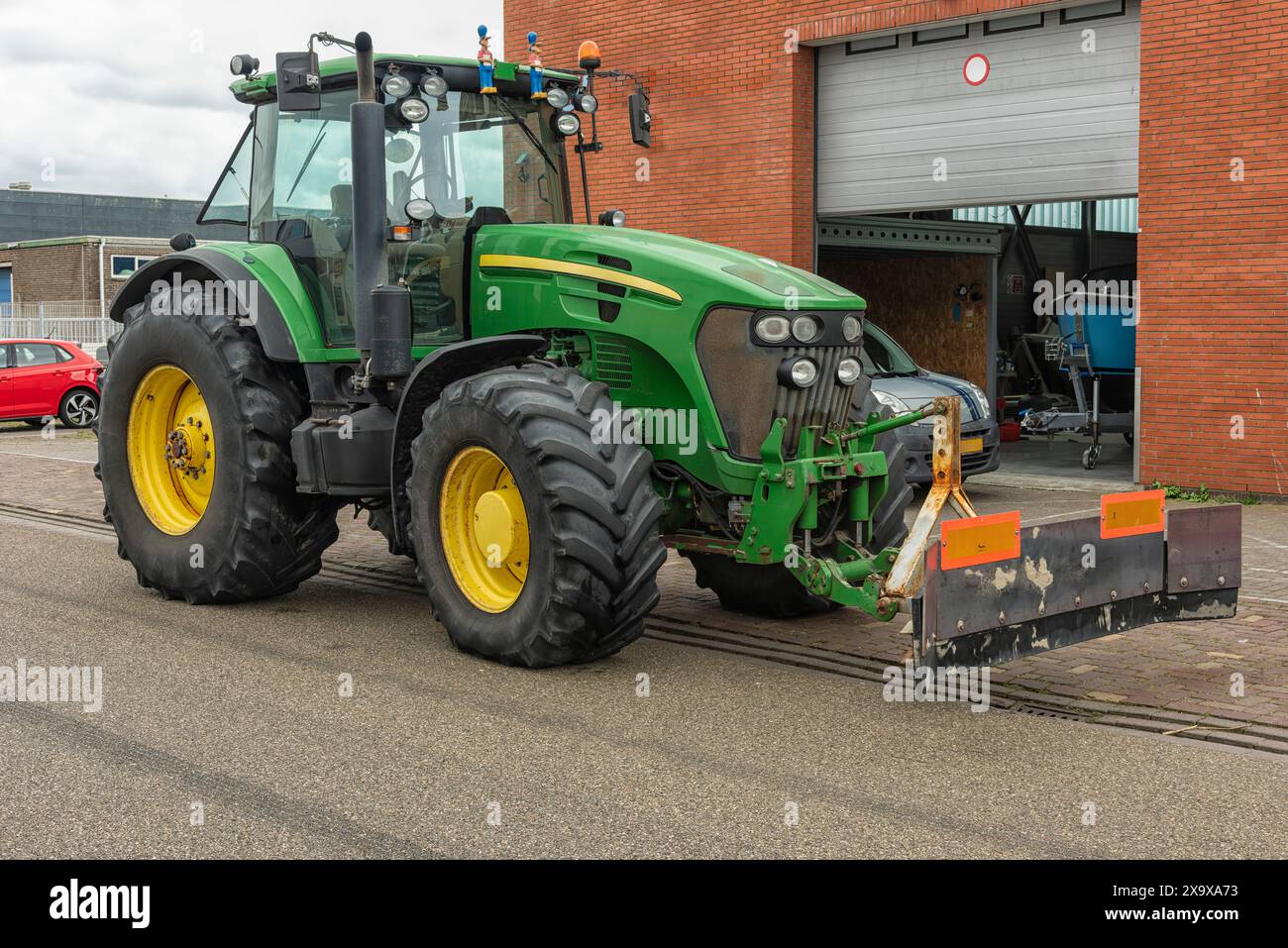 Work factory farm tractor hi-res stock photography and images - Alamy