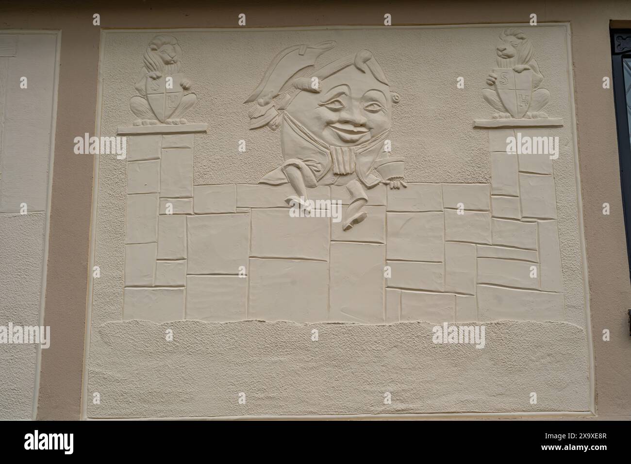 Nursery rhyme themed pargeting on house in Blackmore, Essex Stock Photo ...