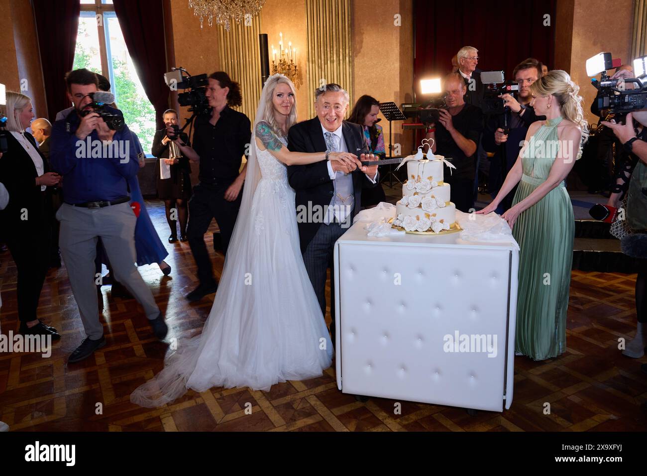 Simone (Reiländer) and Richard Lugner after his 6th wedding - Arrival ...