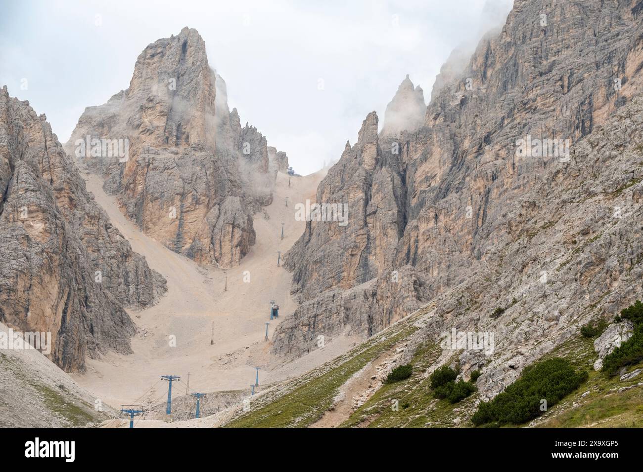 See through lift hi-res stock photography and images - Alamy