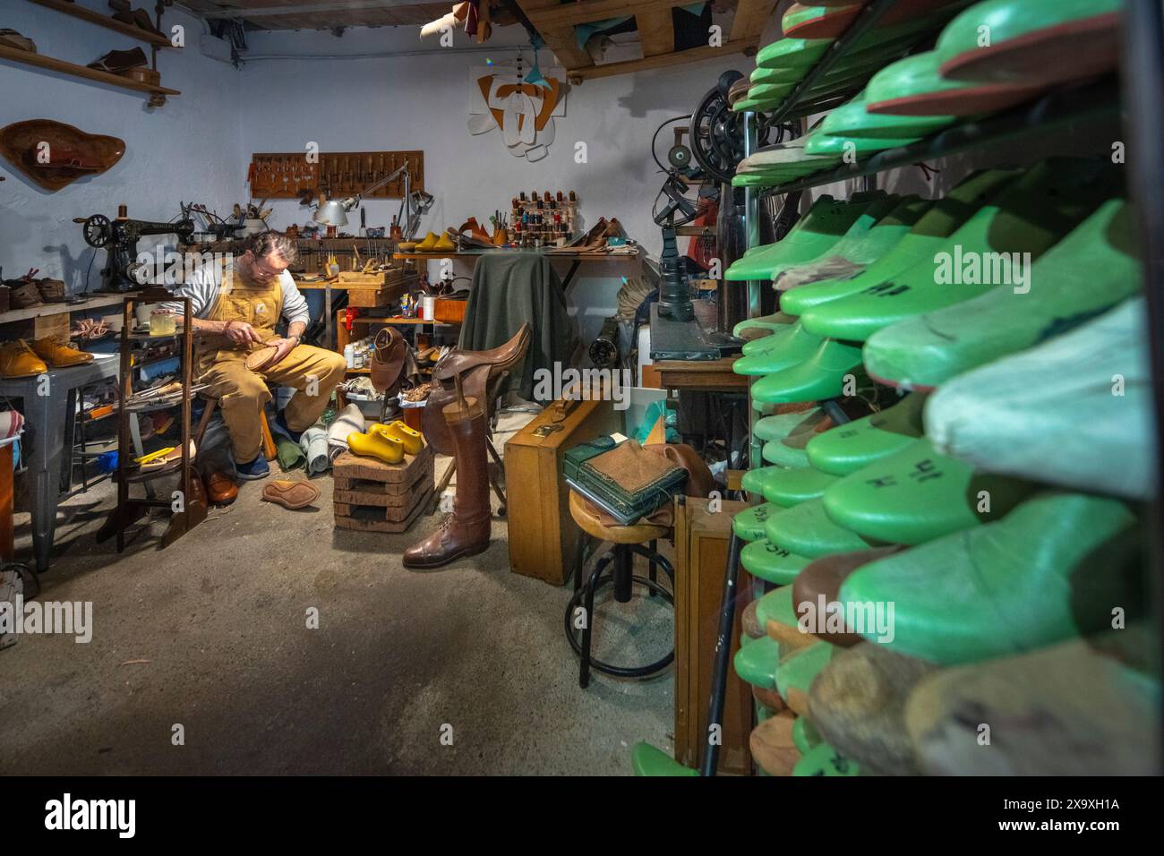 Traditional cobbler hi-res stock photography and images - Alamy