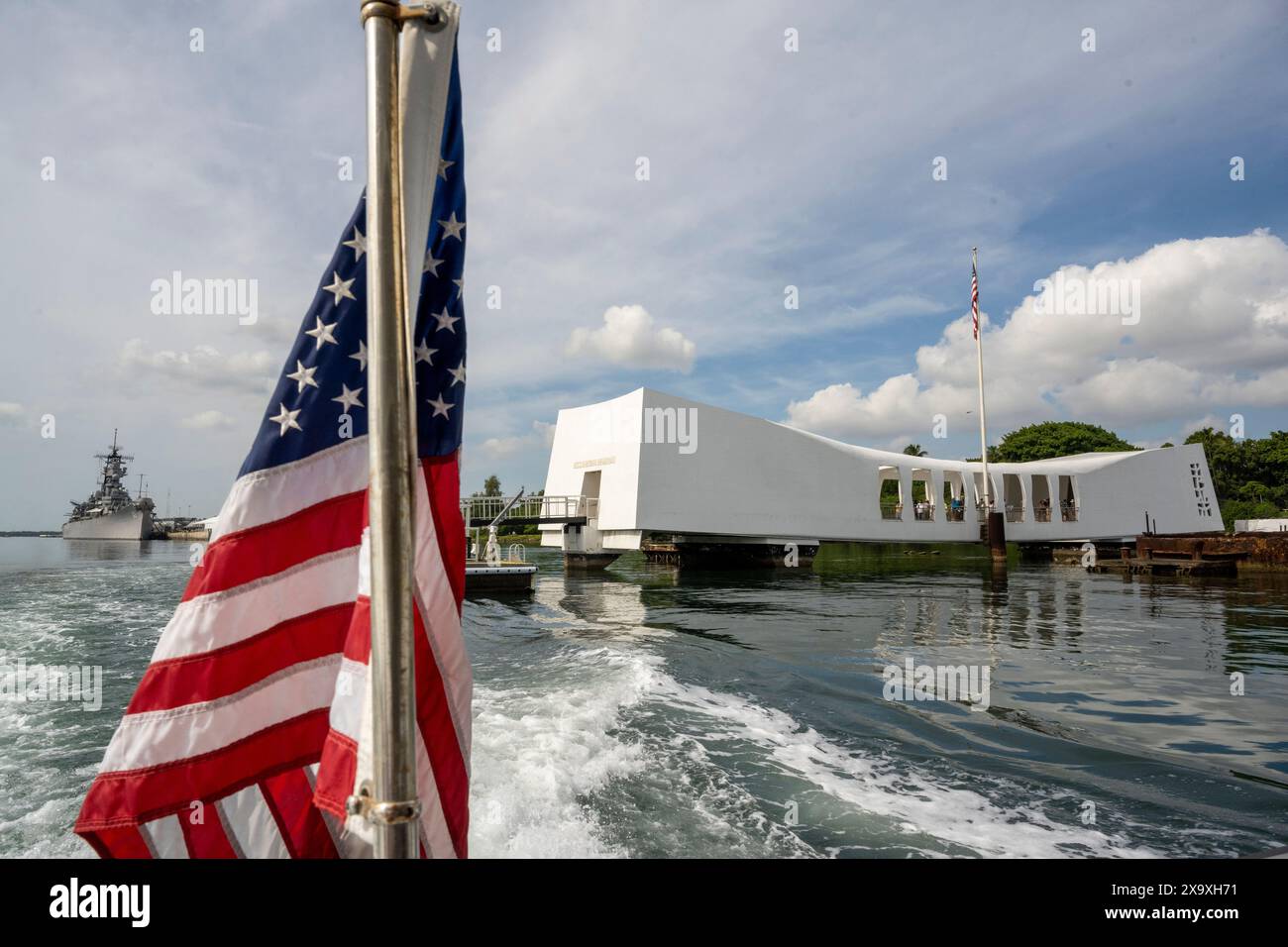 Memorial to the USS Arizona in Honolulu Stock Photo - Alamy