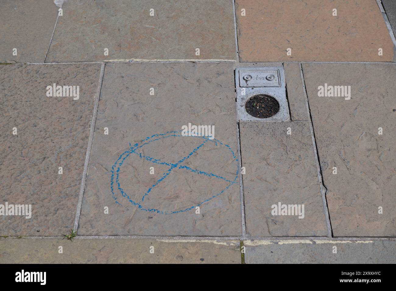 Edinburgh Scotland, UK 03 June 2024. Low Emission Zone (LEZ) boundary ...