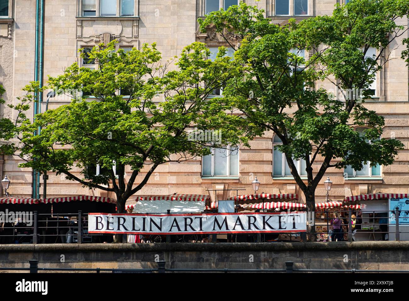 Sightseeing market hi-res stock photography and images - Alamy