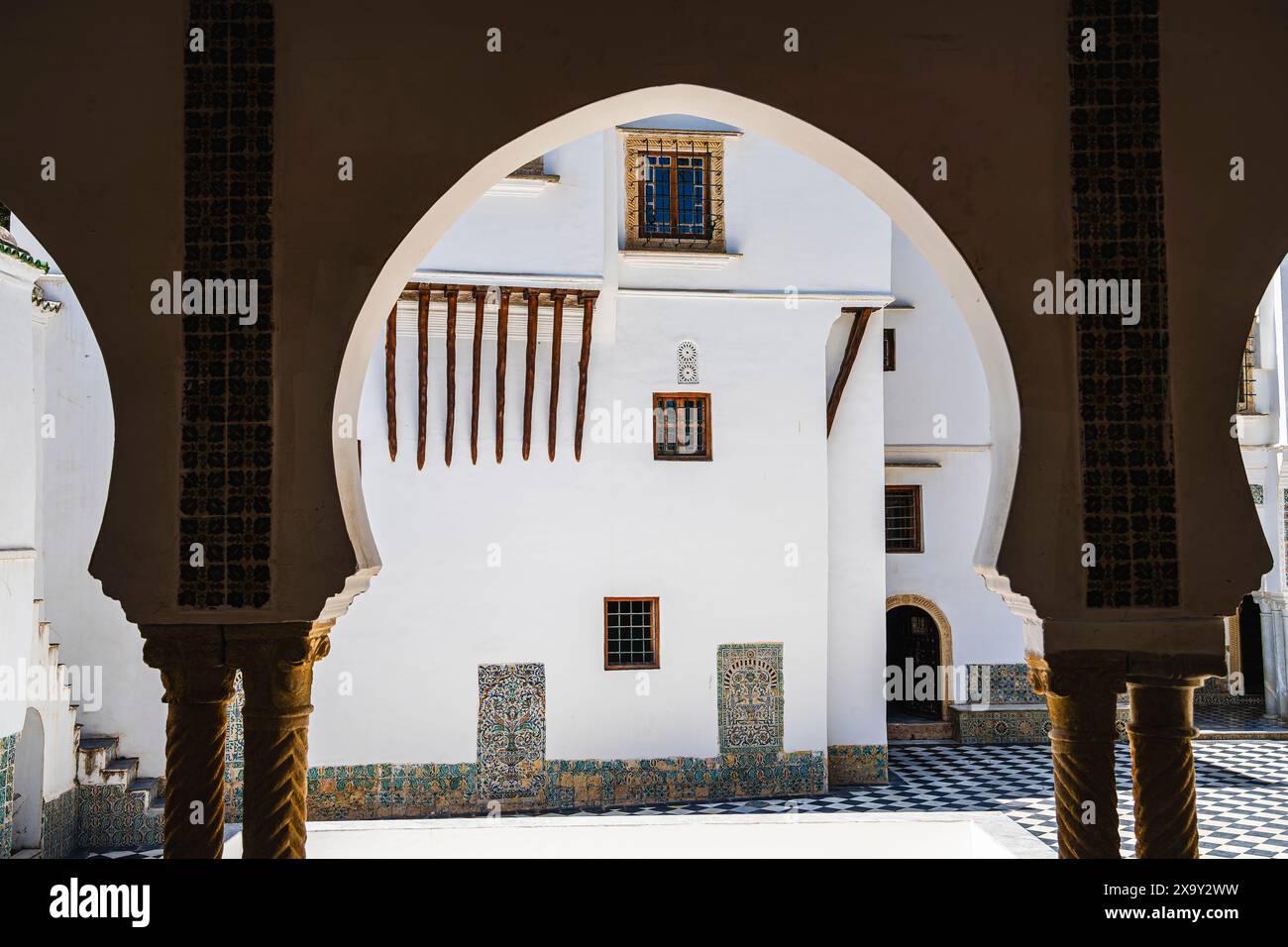 Algerian architecture hi-res stock photography and images - Alamy