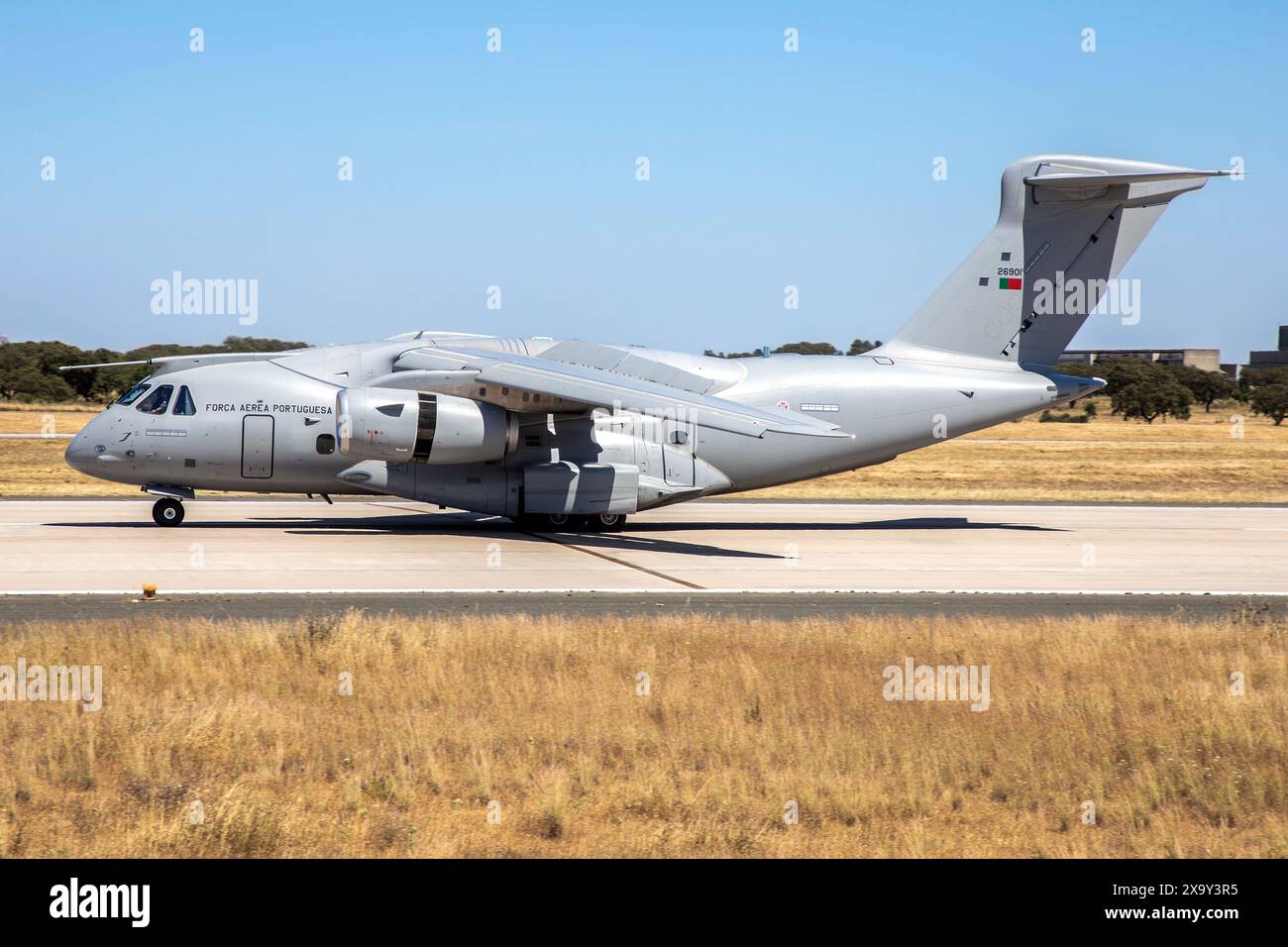 Embraer c 390 millennium hi-res stock photography and images - Alamy