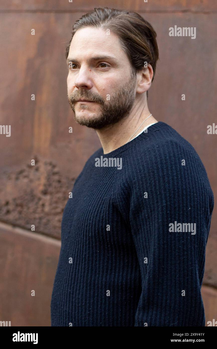 Daniel Bruhl poses for session on ‘Next Door’ ‘La puerta de al lado’ in ...