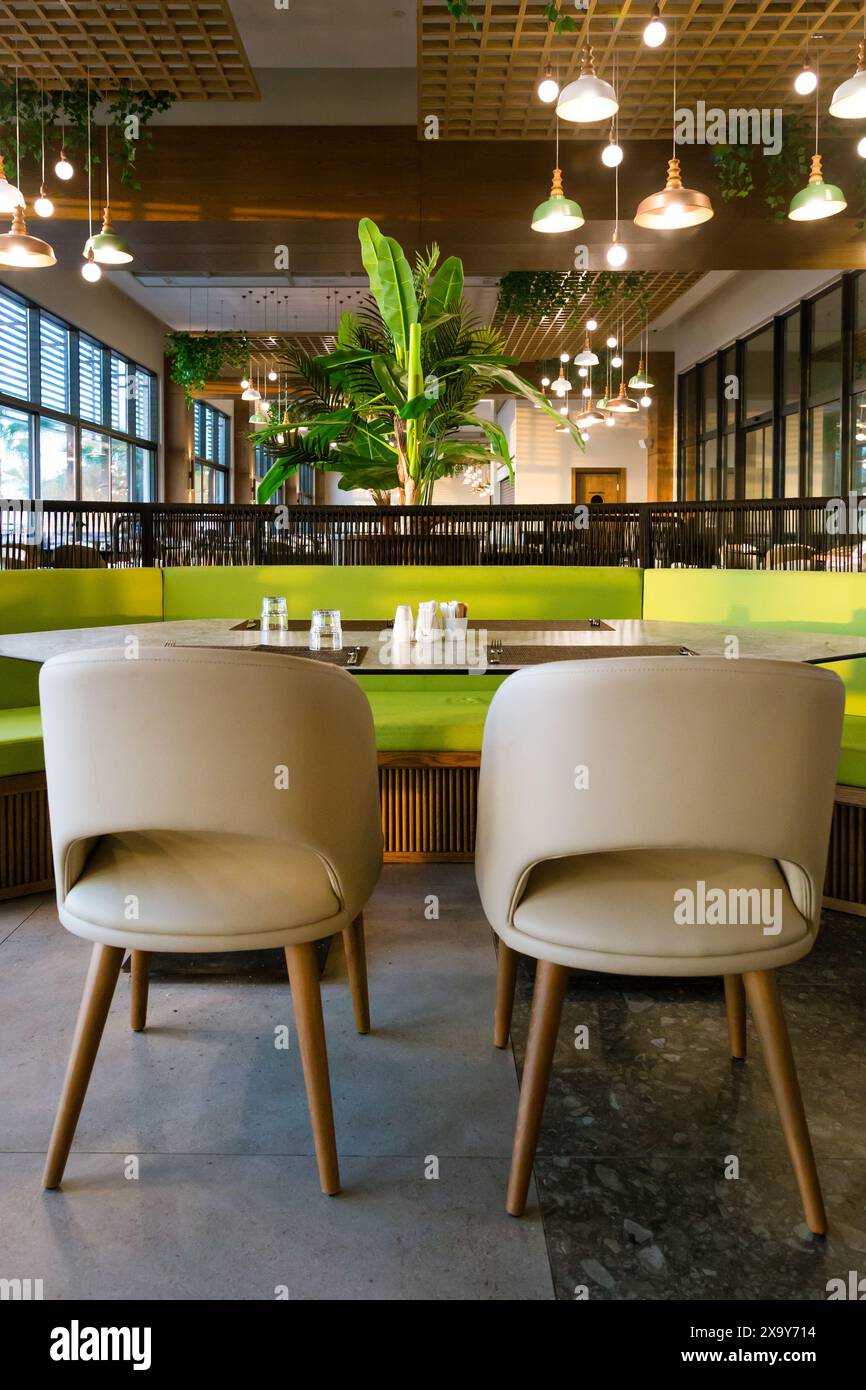 Beautiful restaurant hall, interior design of the catering industry ...